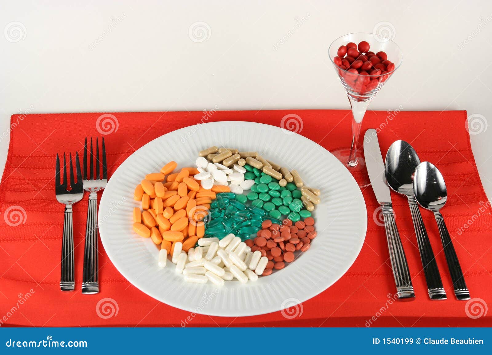 ¡Comida feliz! imagen de archivo. Imagen de tablillas - 1540199