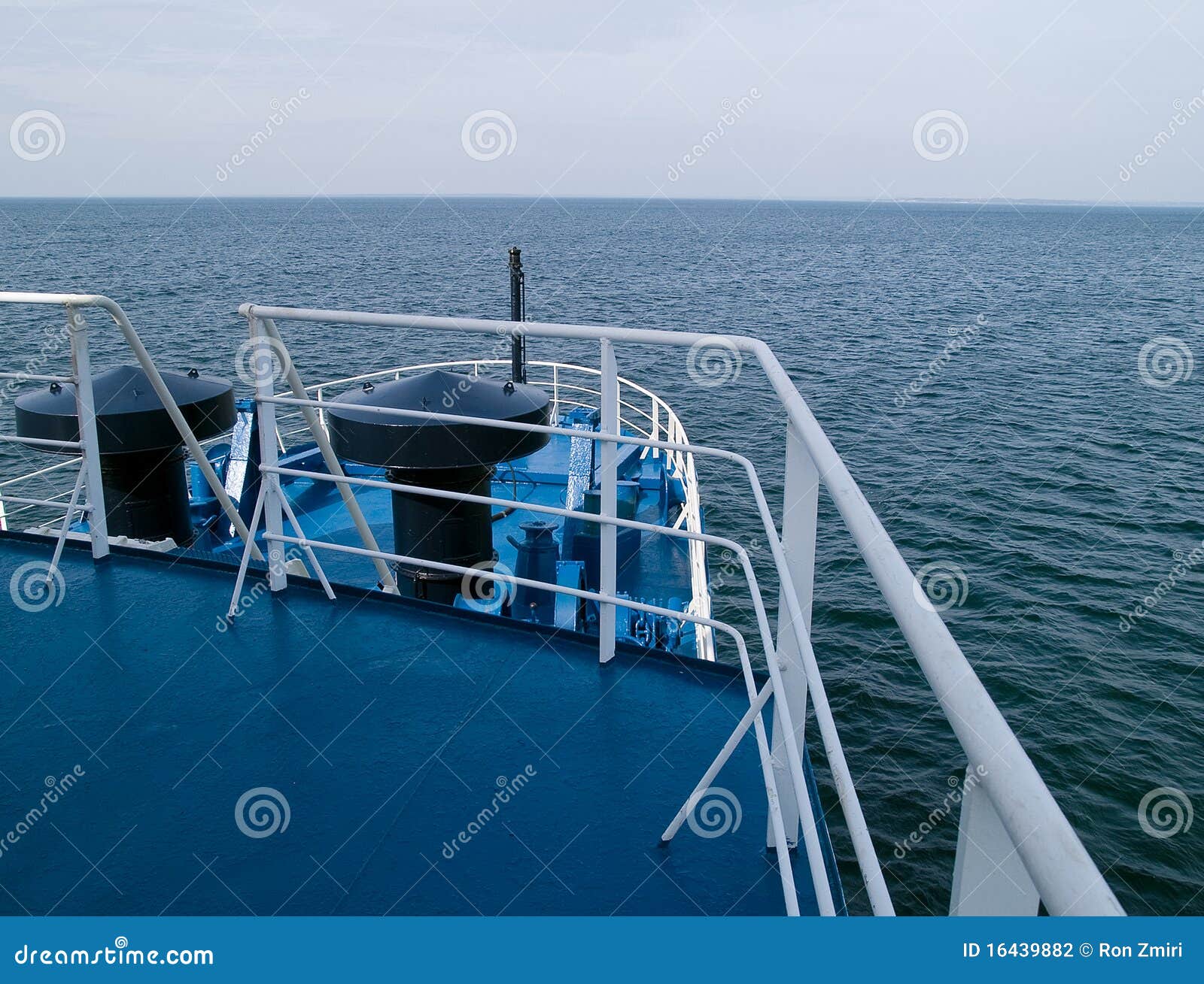 ¡Navegación! Proa De Un Barco Foto de archivo - Imagen de marinero ...