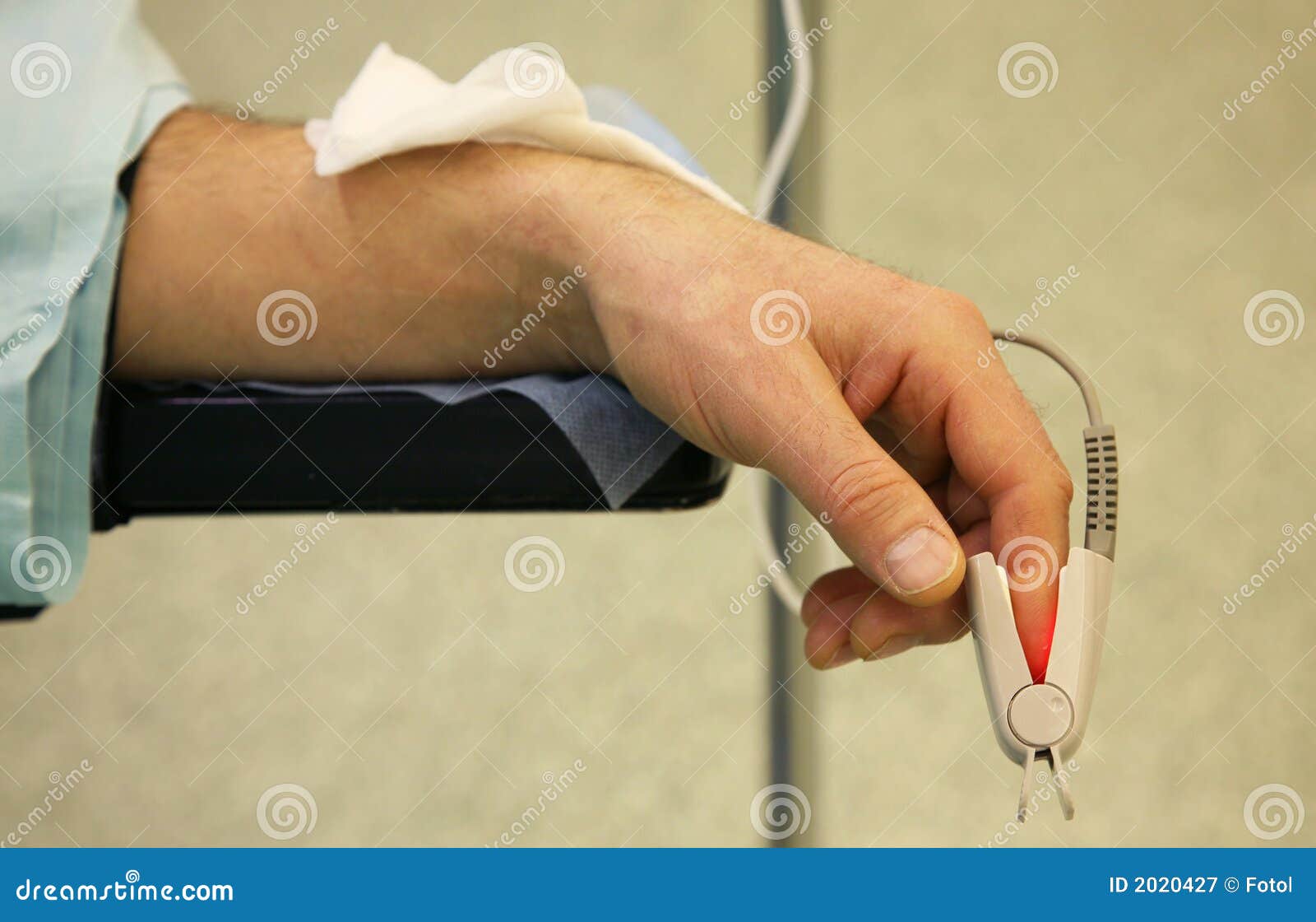 ¡Silenciosamente! Hay Un Operatio Imagen de archivo - Imagen de ...