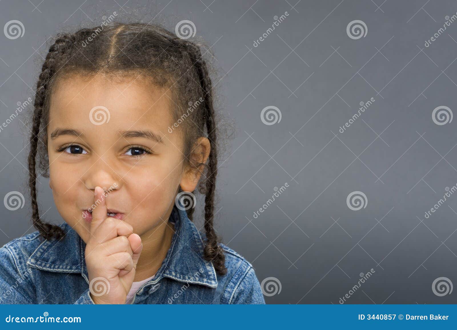 ¡Ssshhh! imagen de archivo. Imagen de africano, tranquilidad - 3440857