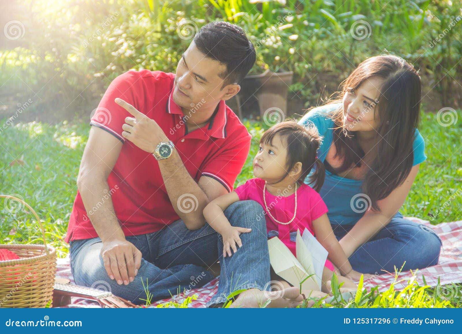 ¿Cuál es que, sweety? foto de archivo. Imagen de adulto - 125317296