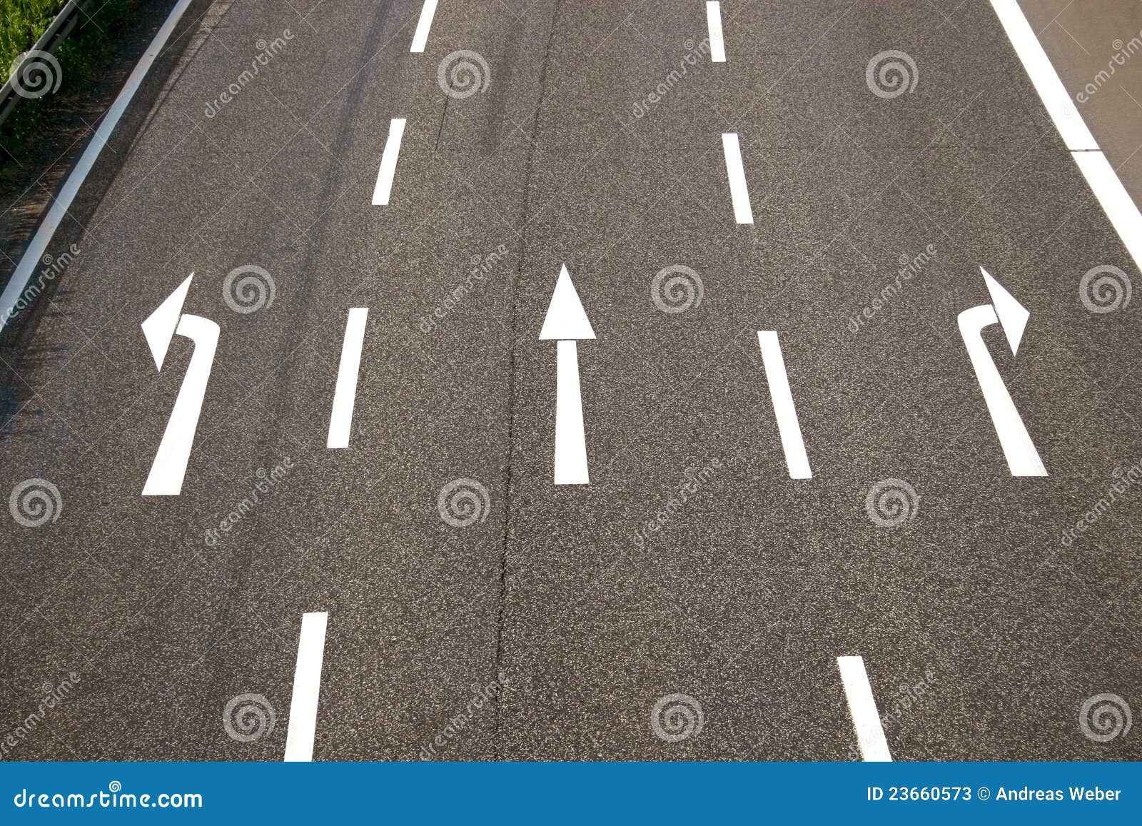 ¿Izquierdo, Recto, Derecho? Imagen de archivo - Imagen de blanco ...