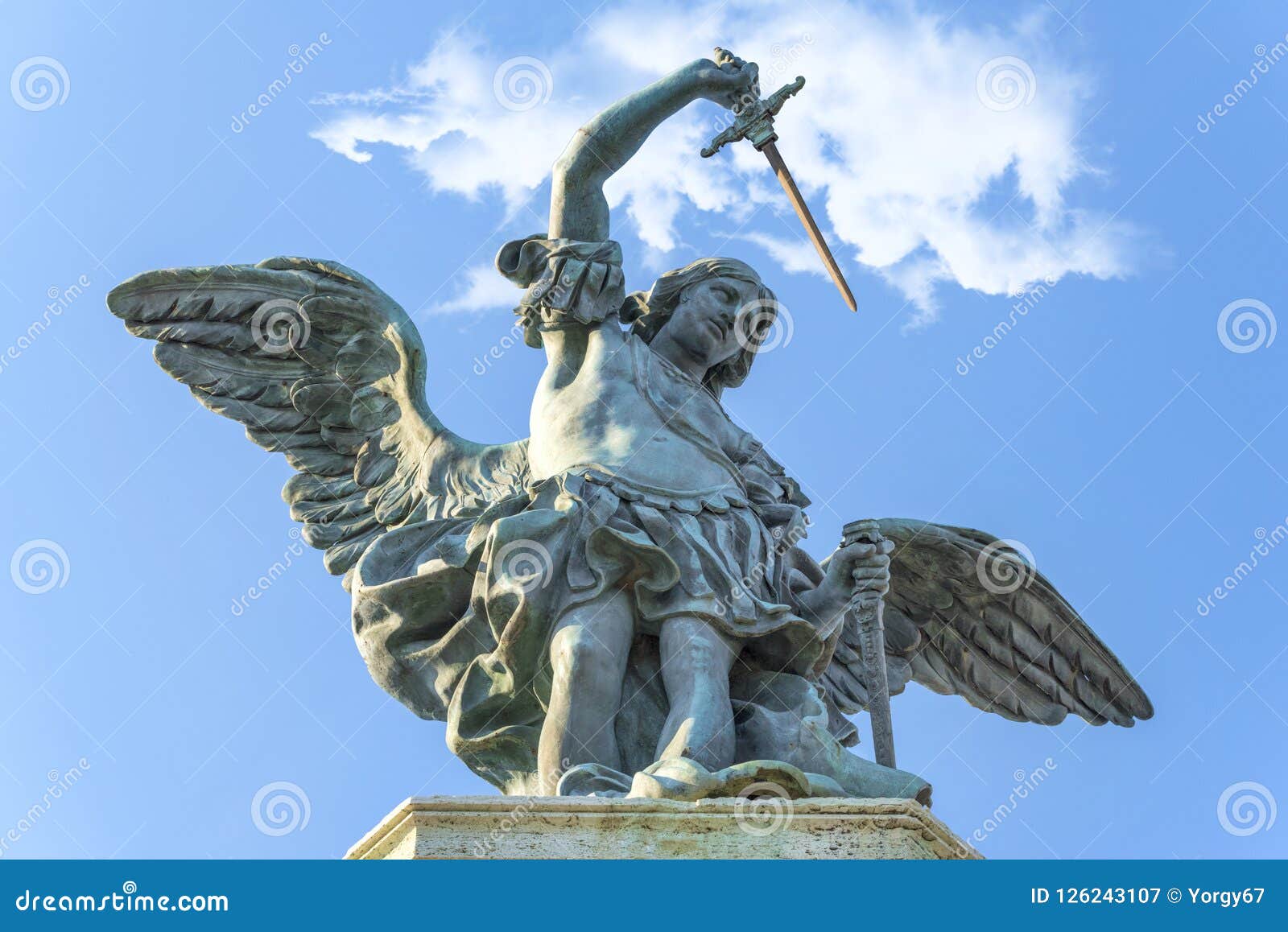 Ángel Con Una Estatua De La Espada Fotografía editorial - Imagen de ...