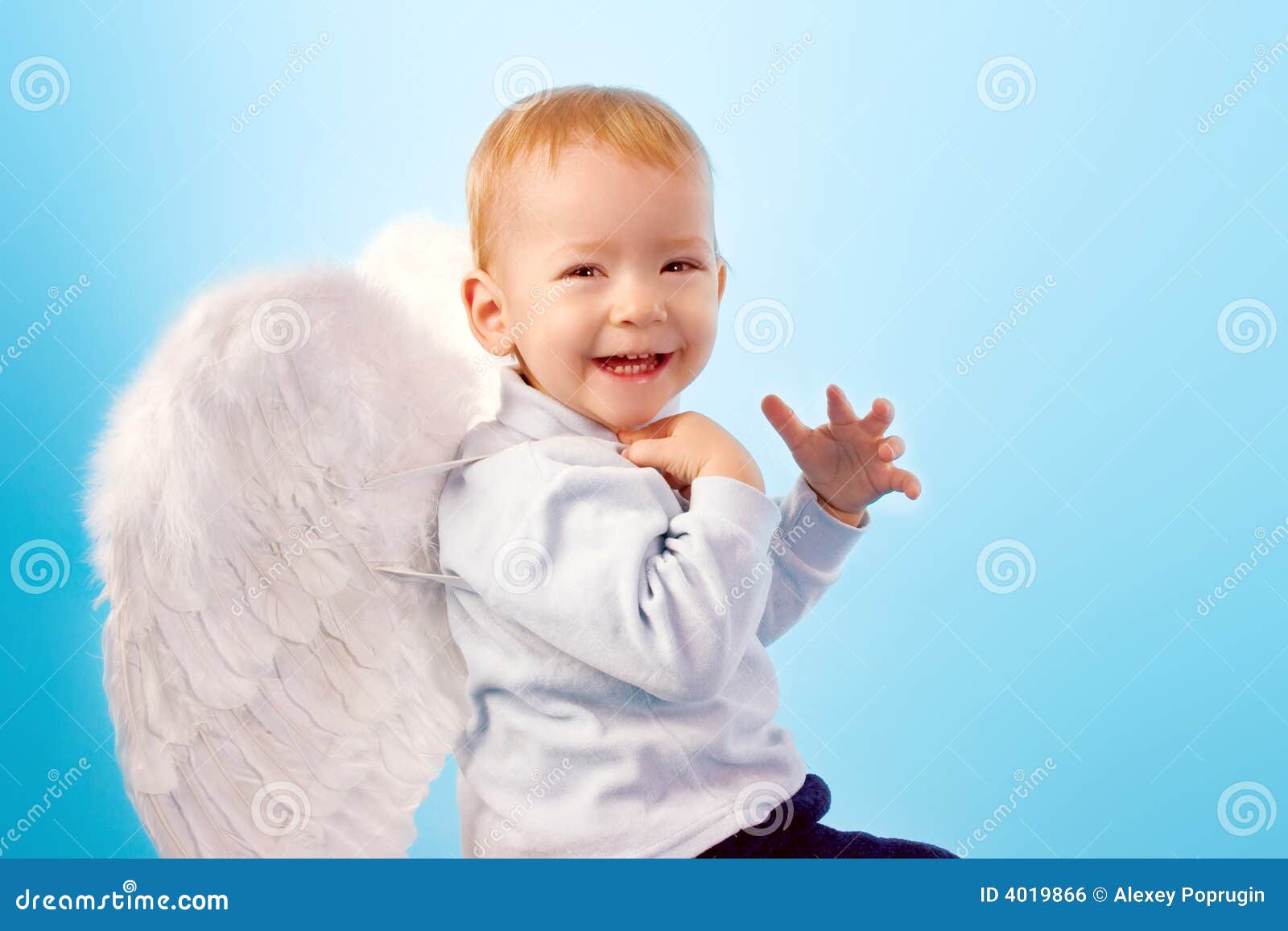 Ángel feliz foto de archivo. Imagen de hada, rubio, vacaciones - 4019866