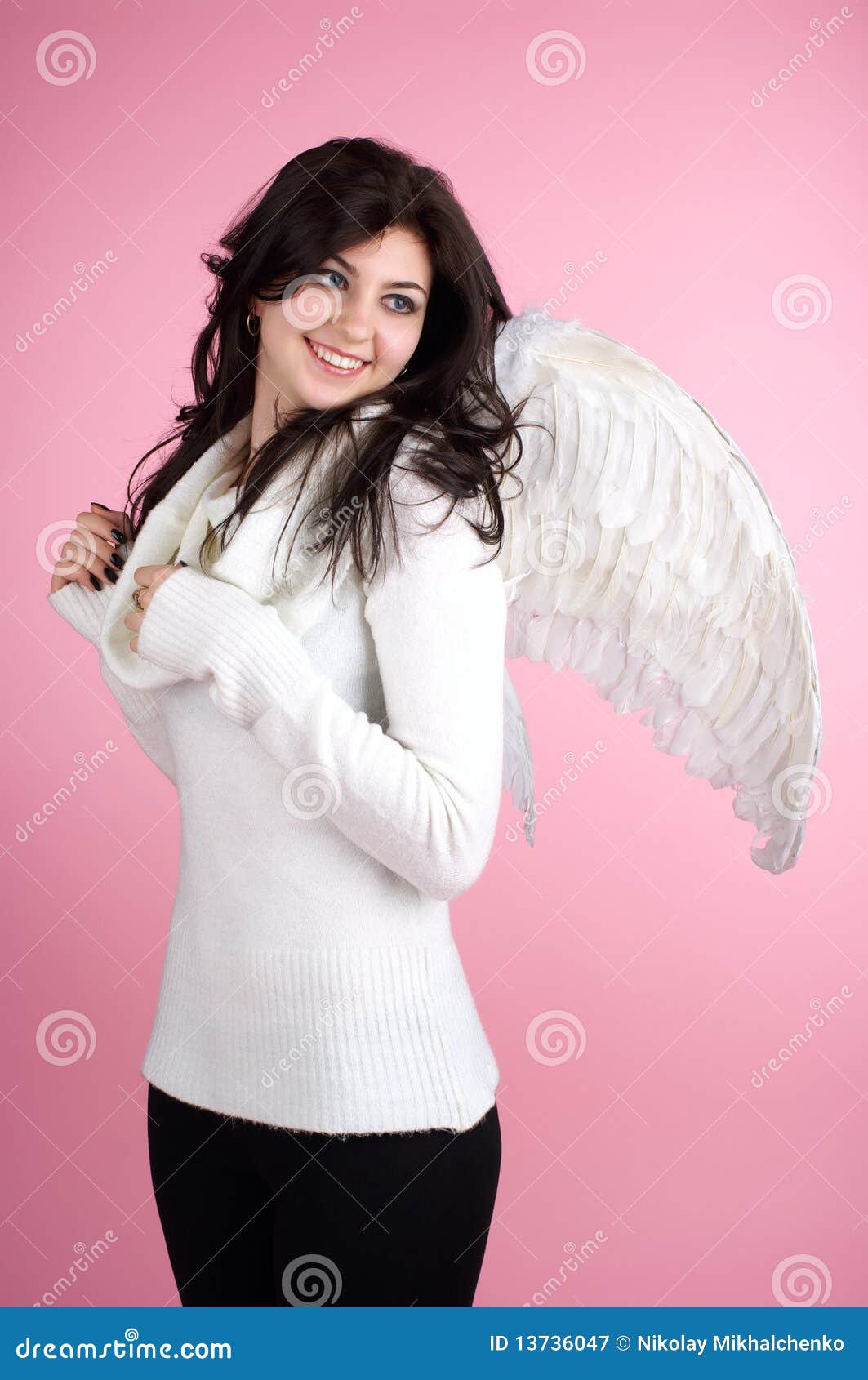 Ángel feliz hermoso imagen de archivo. Imagen de mirando - 13736047