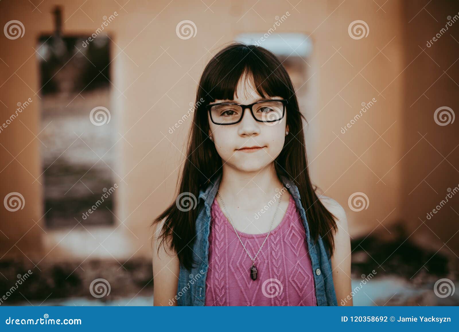 Årig Flicka 10 Med Exponeringsglas Arkivfoto - Bild av oskyldig ...