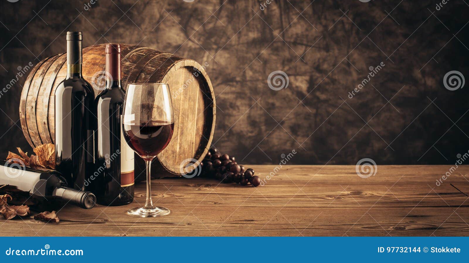 Échantillon Traditionnel De Vinification Et De Vin Photo stock - Image ...