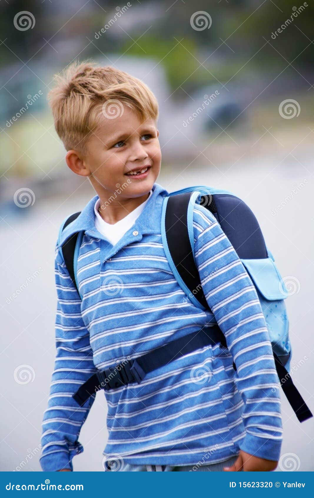 Écolier photo stock. Image du rire, humain, enfant, plaisir - 15623320