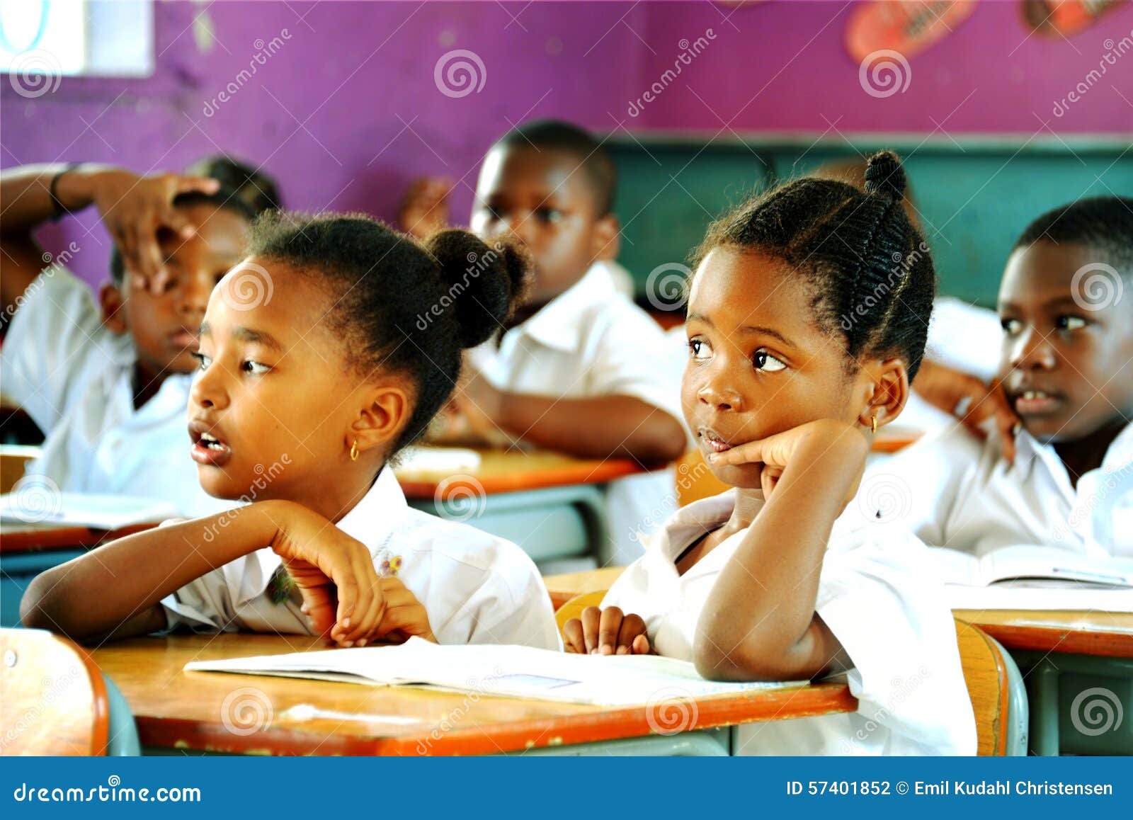 écoliers africains photographie éditorial. Image of tanzanie - 57401852