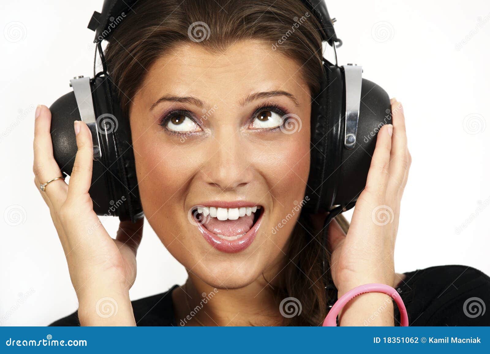 Écouter la musique photo stock. Image du beauté, yeux - 18351062