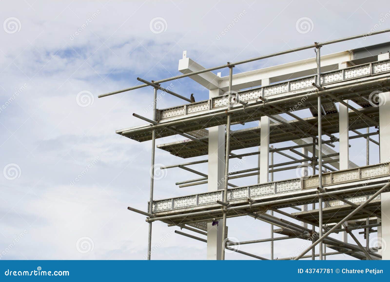 Éléments d'échafaudage image stock. Image du industriel - 43747781