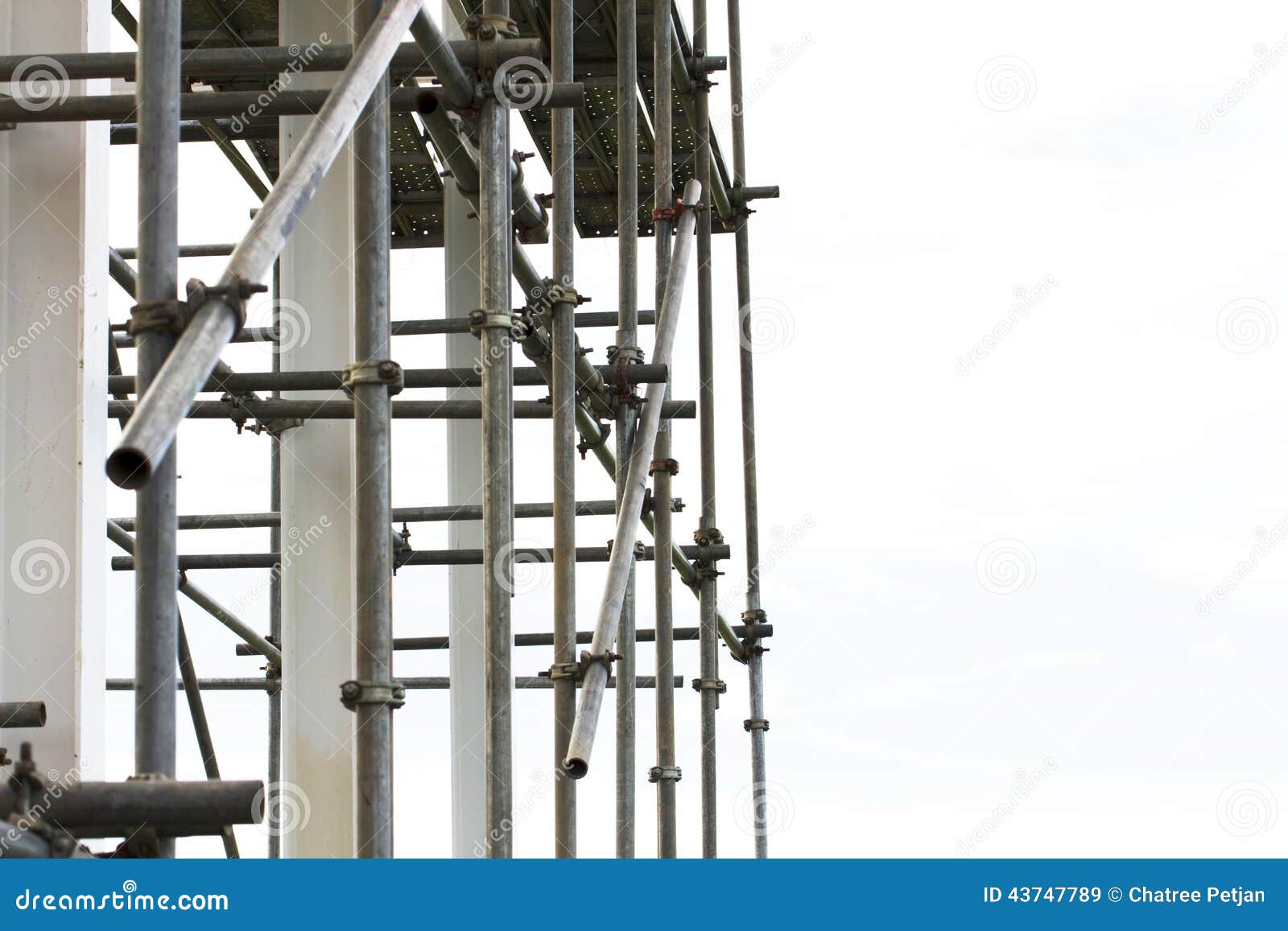 Éléments d'échafaudage image stock. Image du acier, adhérence - 43747789