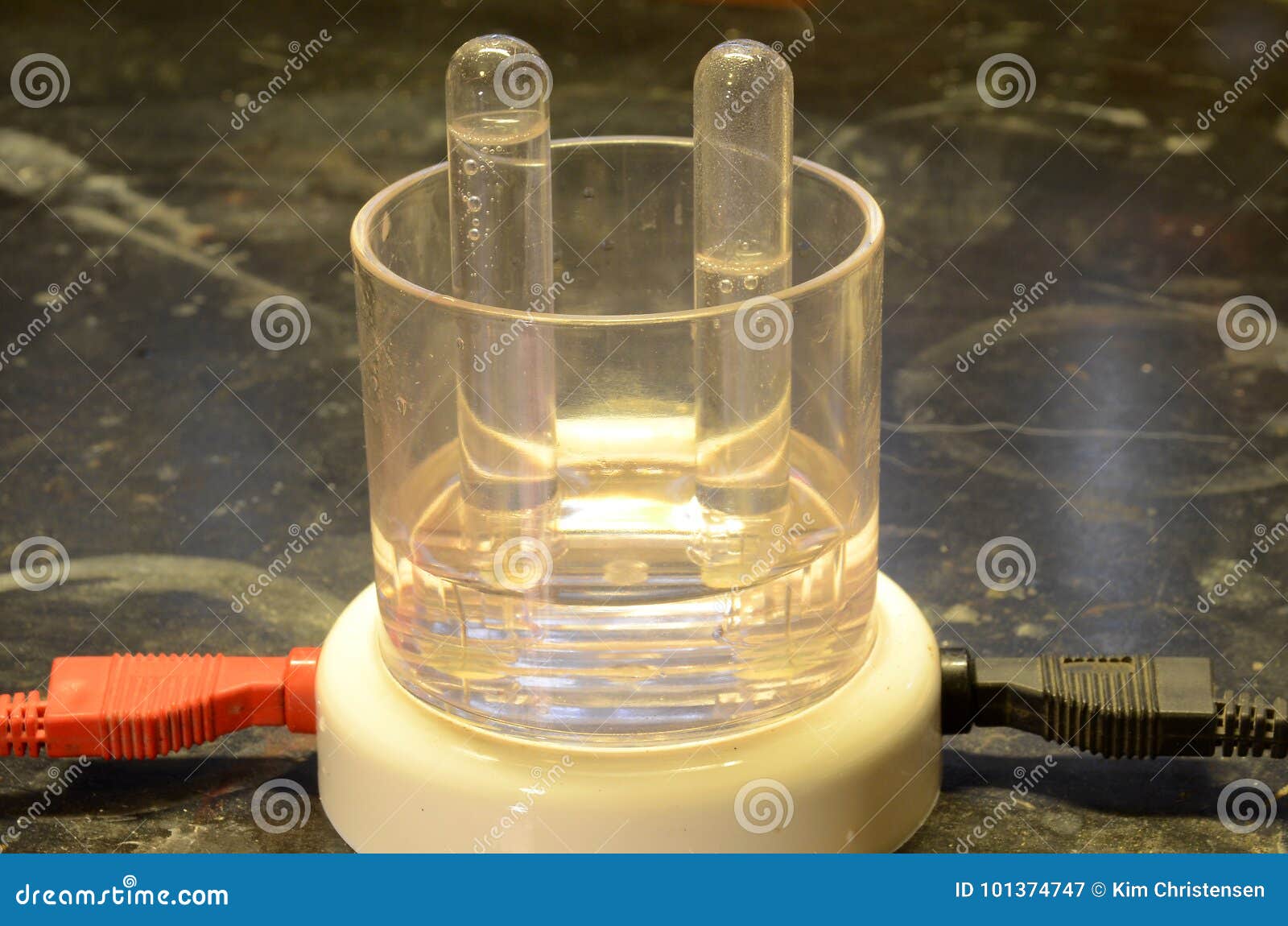 électrolyse image stock. Image du scientifique, visualisez - 101374747