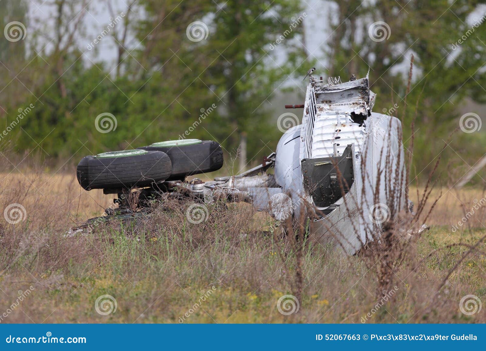Épave d'avions image stock. Image du avion, coup, destruction - 52067663