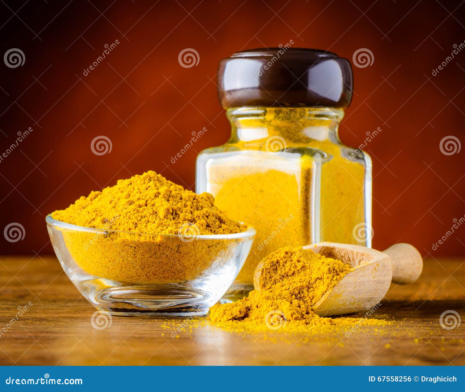 Épice de curry photo stock. Image du choc, poudre, assaisonnement ...