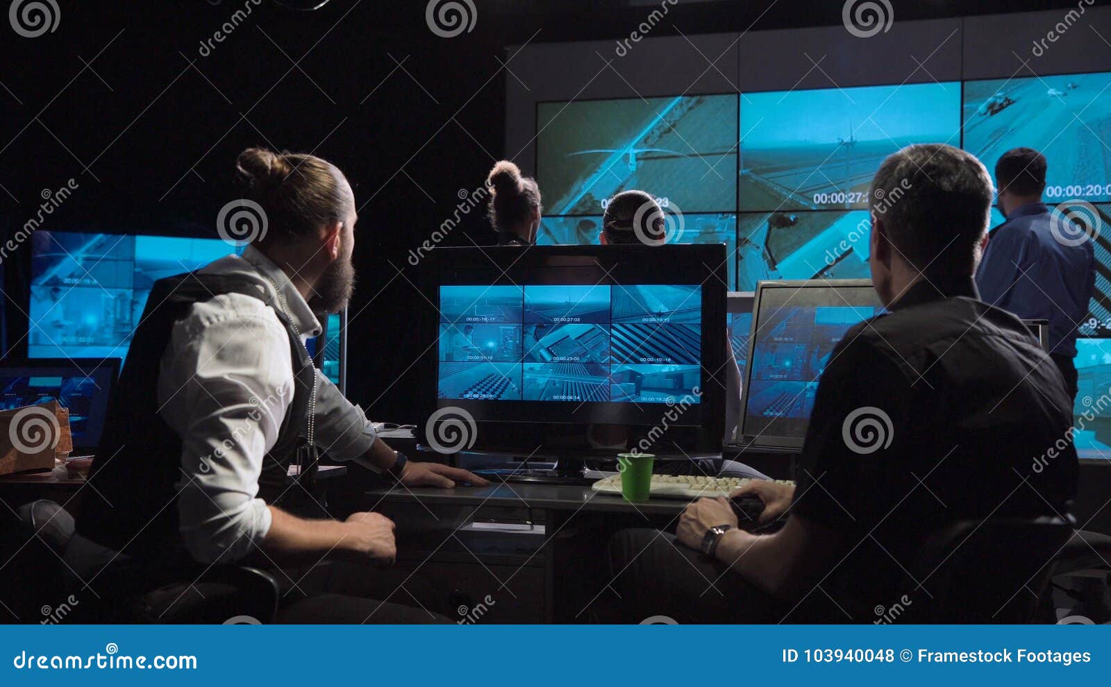 Équipe De Surveillance De Bureau Photo stock - Image du sécurité ...