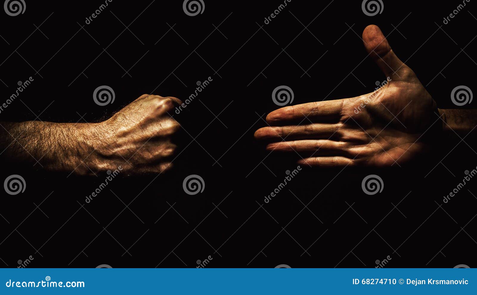Öffnen Sie Hand und Faust stockfoto. Bild von hände, gefühle - 68274710