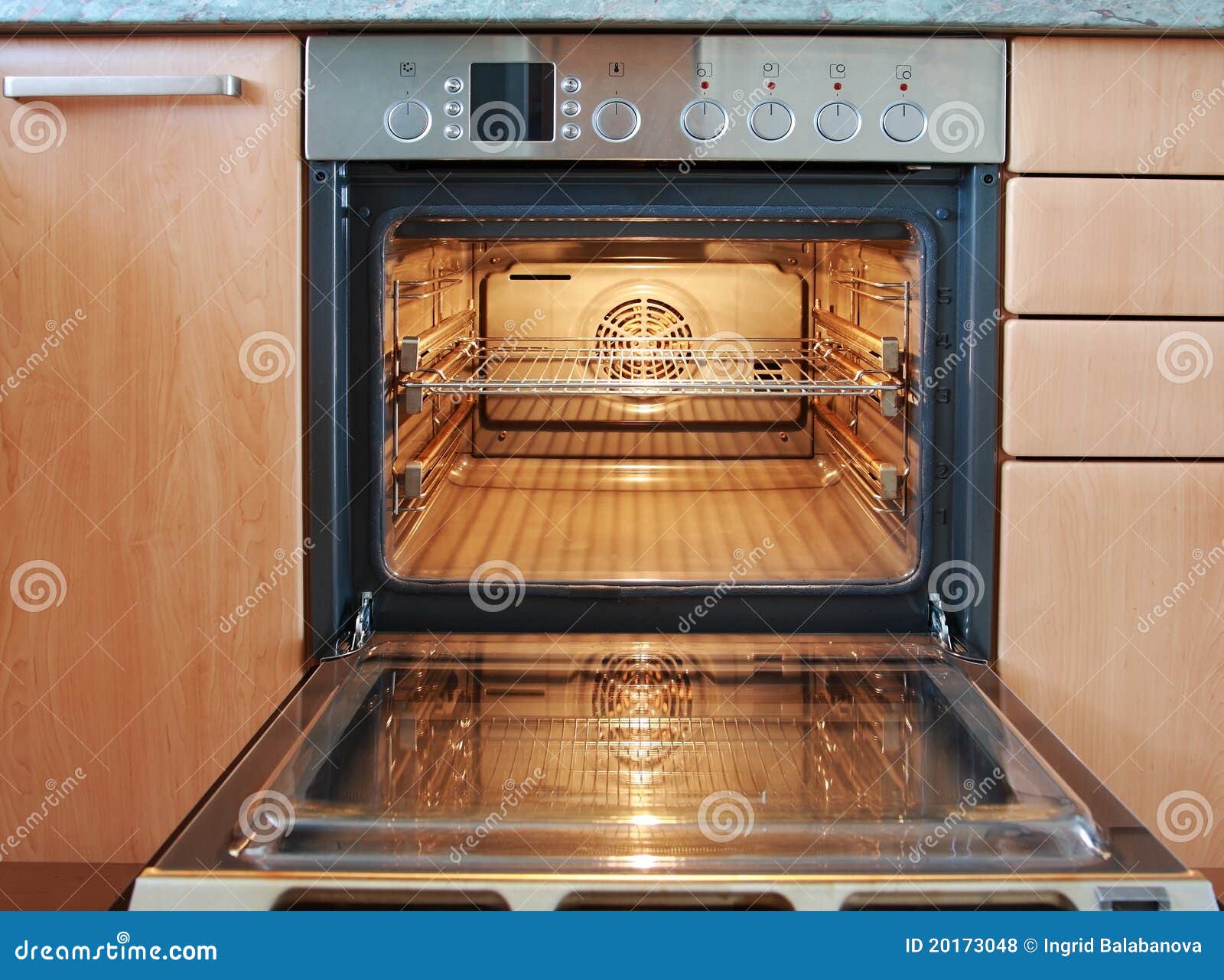 Öffnen Sie Ofen stockfoto. Bild von inländisch, werkzeug - 20173048