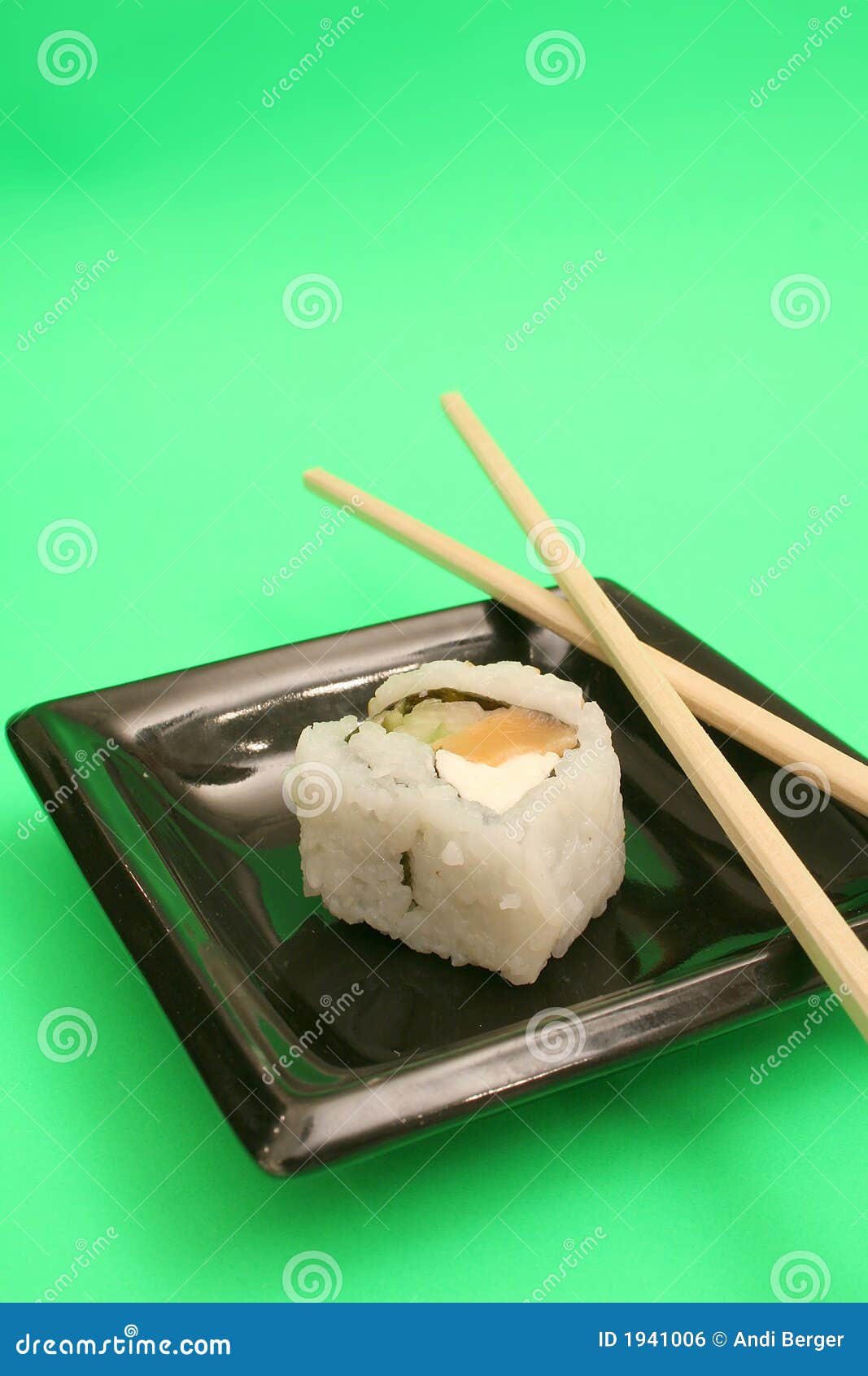 Único Sushi No Vertical Verde Foto de Stock - Imagem de copo, oriental ...