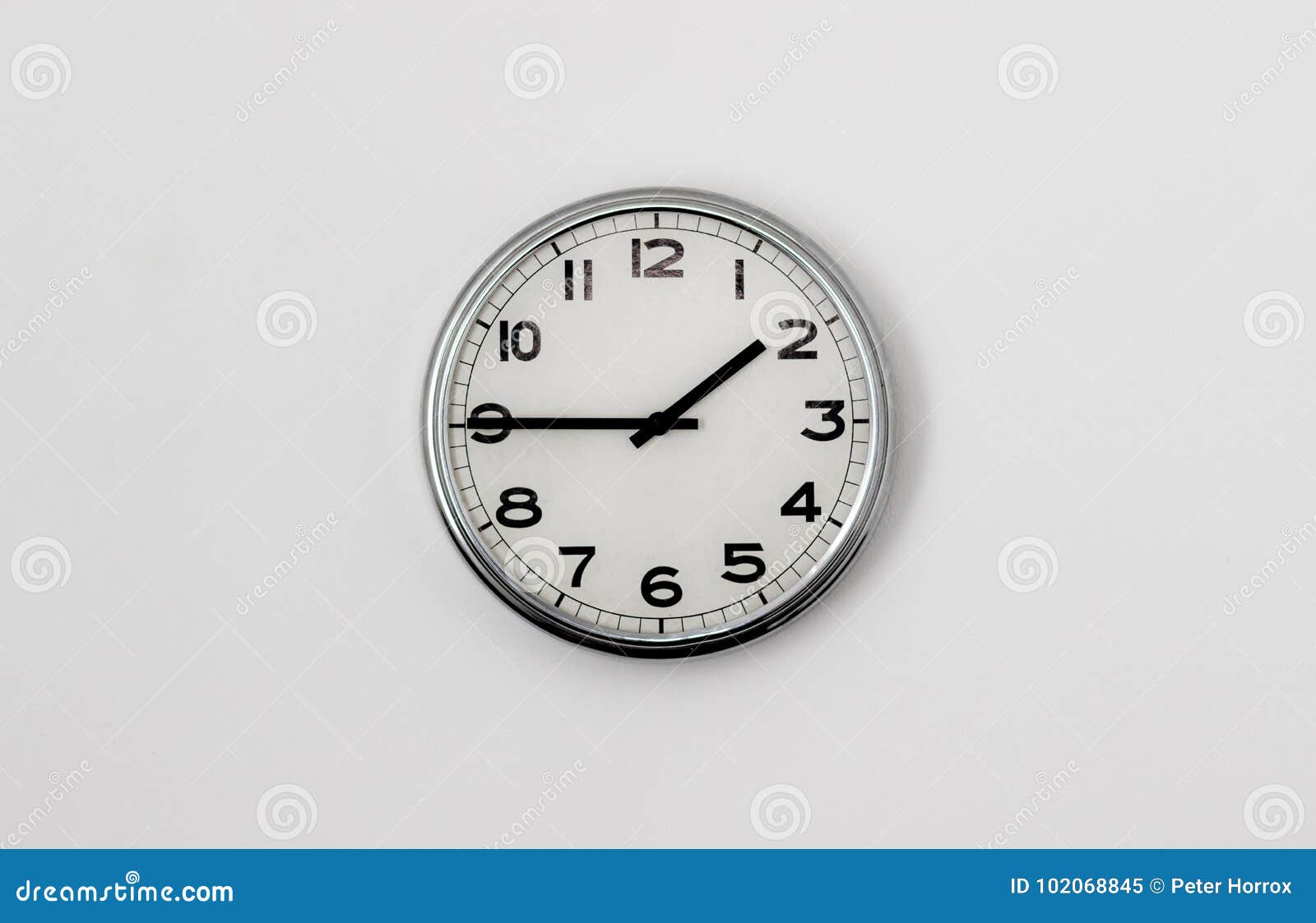 1:45 часов стоковое изображение. изображение насчитывающей кругло ...