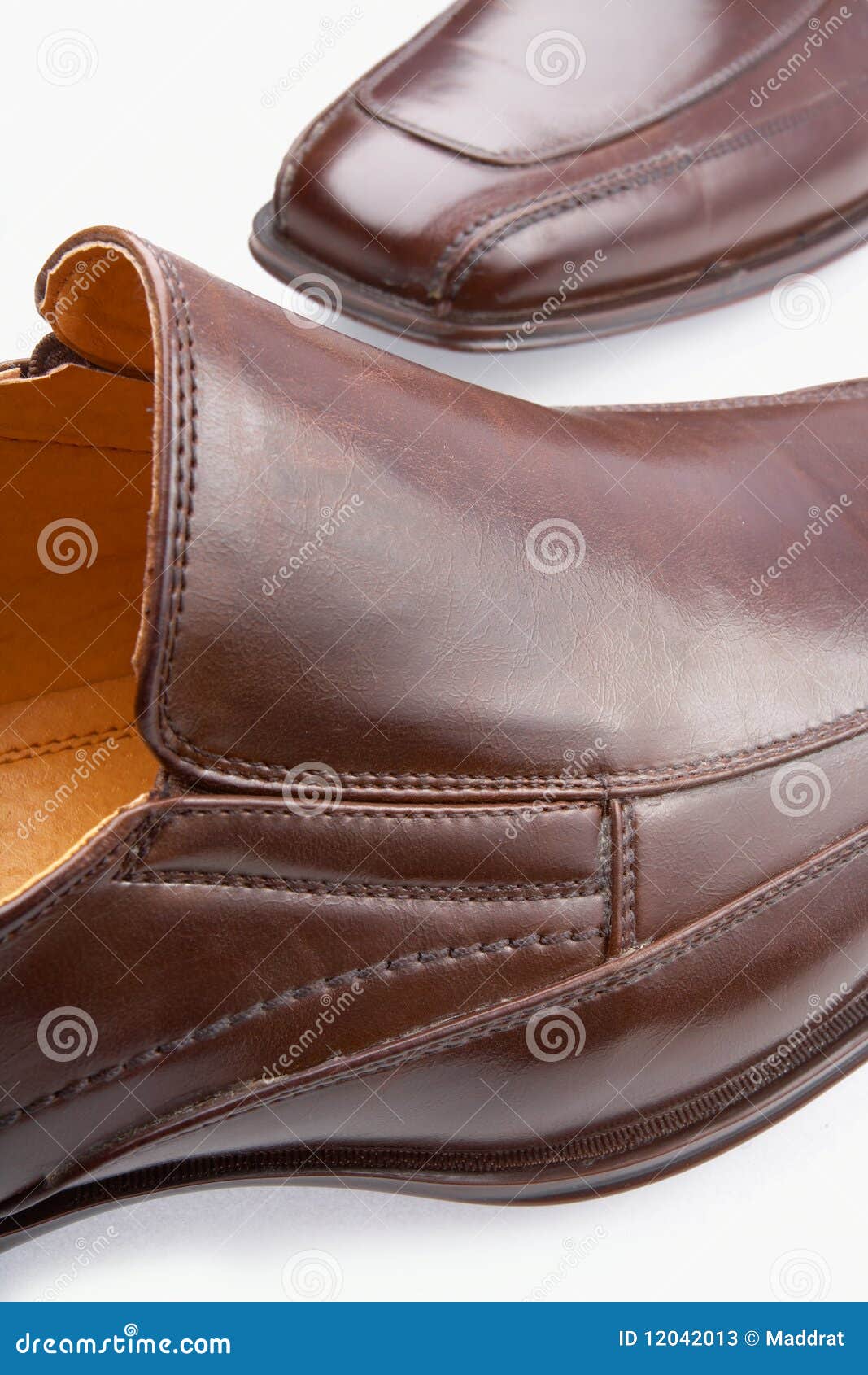 启动对 库存图片. 图片 包括有 痛饮, 衣物, 皮带, 皮革, 棕褐色, 产品, 鞋子, 鞋类, 唯一 - 12042013