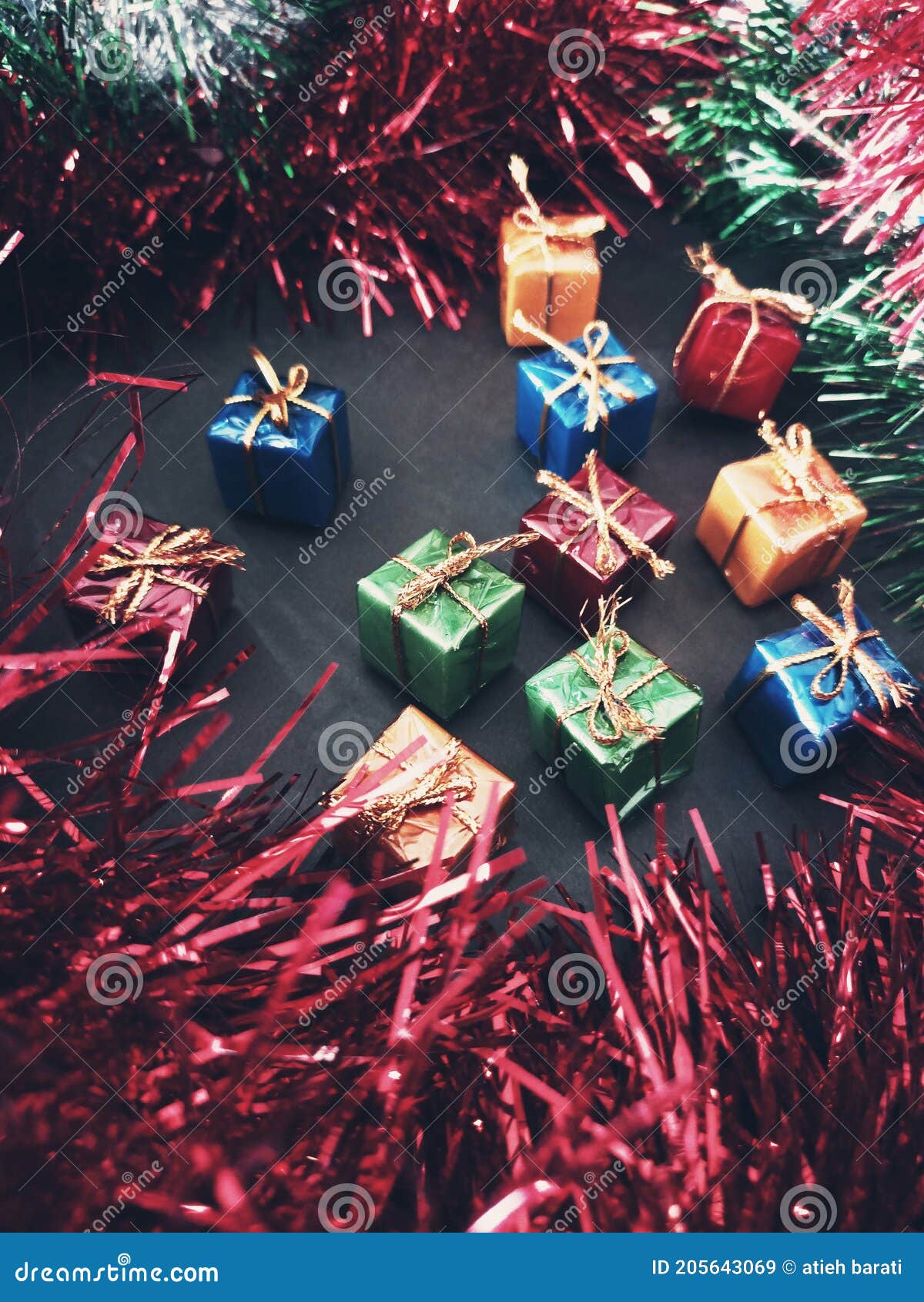 Colorful Christmas Gifts 库存图片. 图片 包括有 诺埃尔, 蓝色, 设计, 金黄 - 205643069