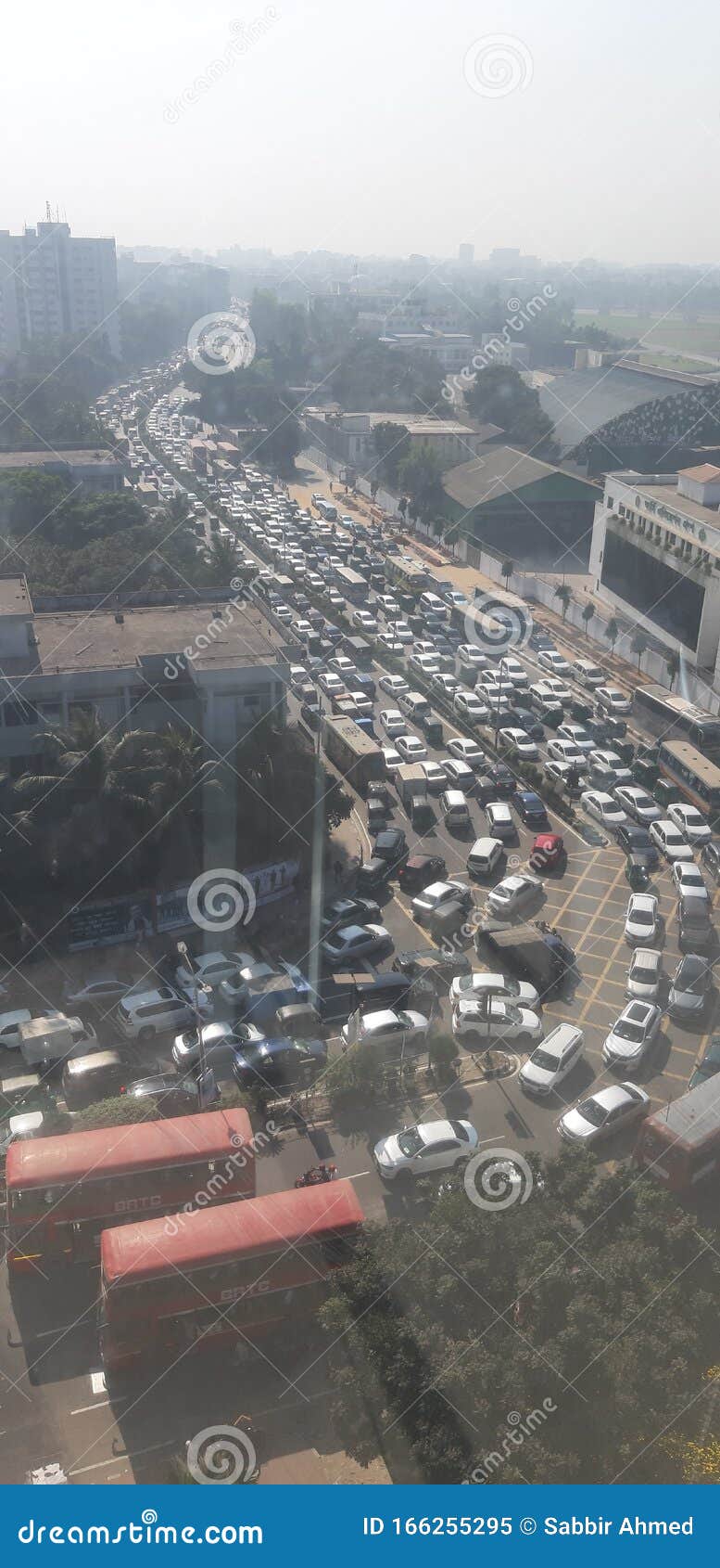 Dhaka the mega city 编辑类图片. 图片 包括有 业务量, 巨大, 有害的, 达卡, 城市 - 166255295