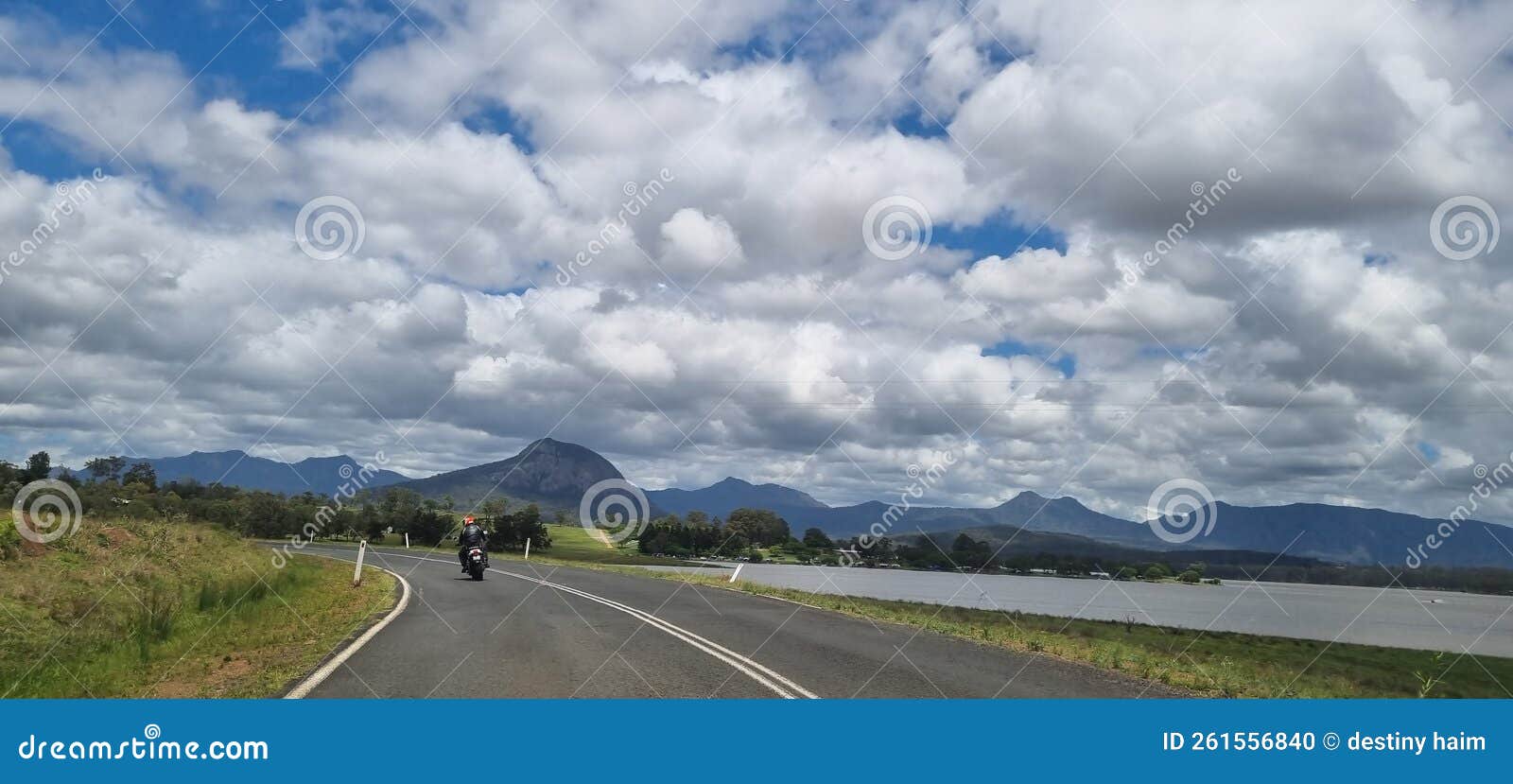 Very Long Distance Mountain 库存照片 - 图片 包括有 横向, 小山: 261556840