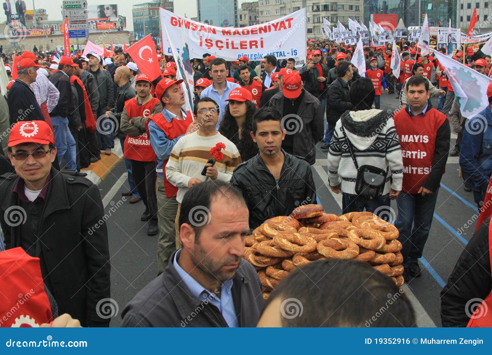 1 May in Taksim, Istanbul editorial photo. Image of human - 19352916