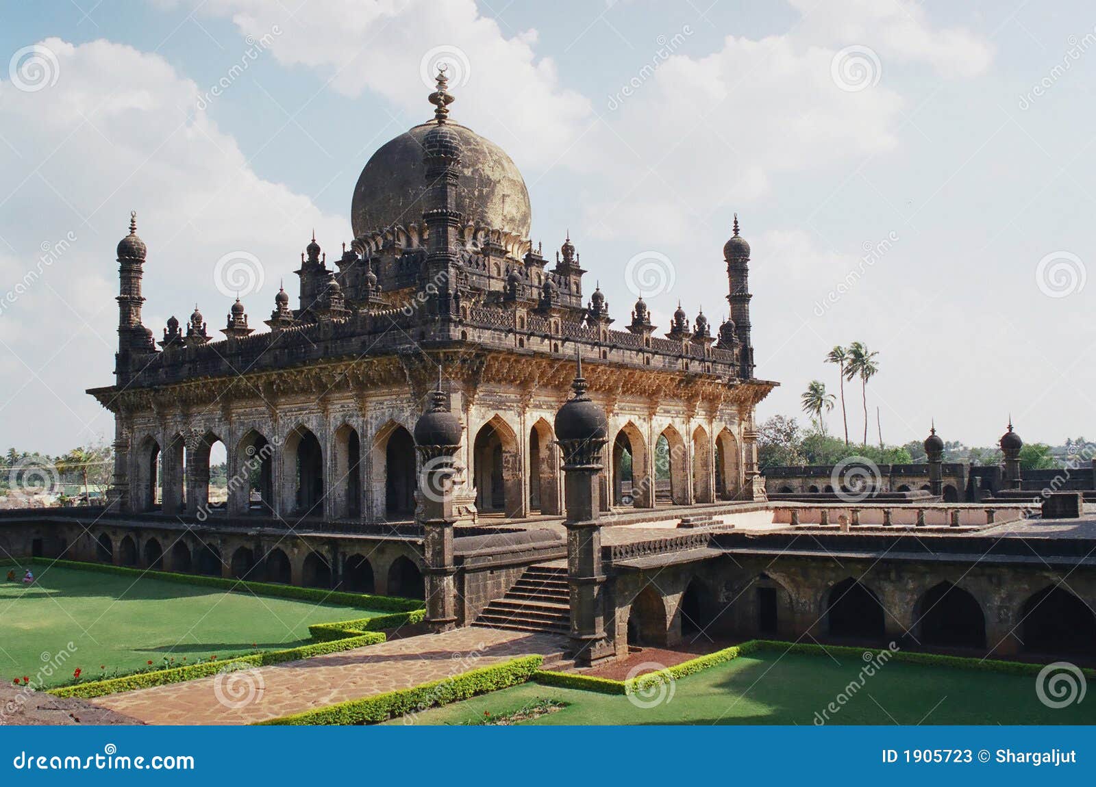 1 rouza ibrahim стоковое изображение. изображение насчитывающей детали - 1905723