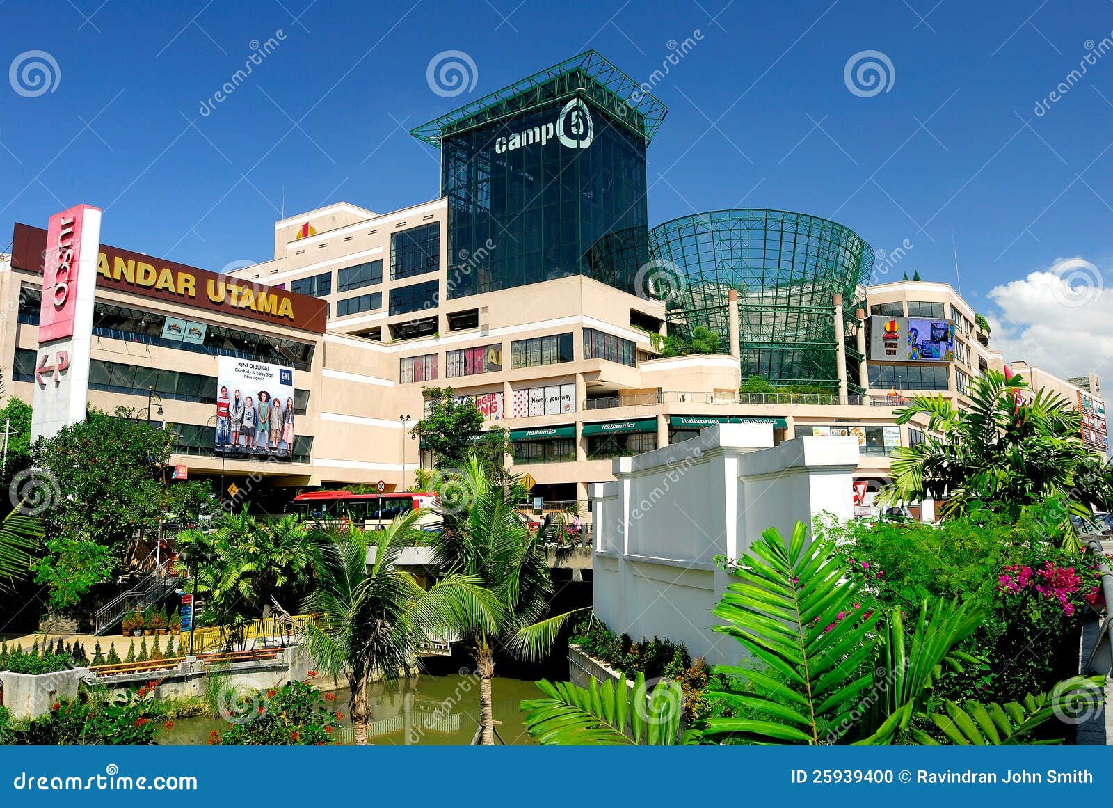 1 Utama Shopping Complex editorial image. Image of kuala - 25939400