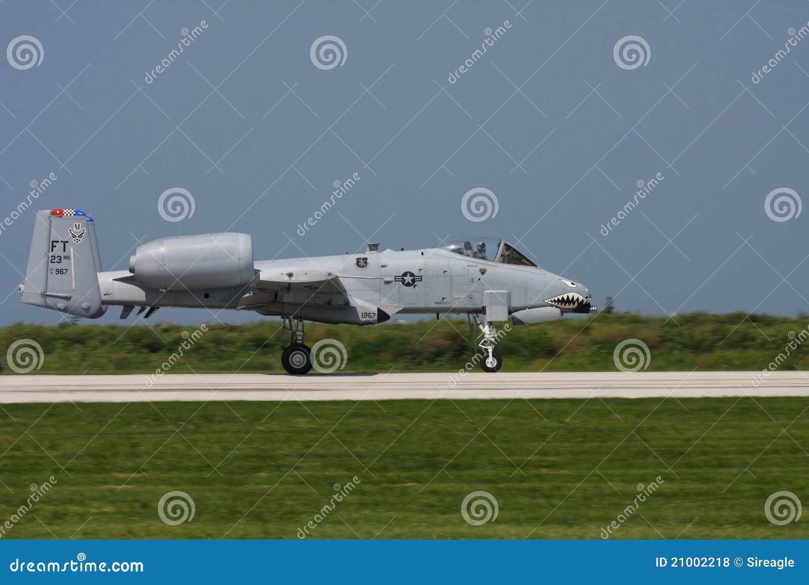 A-10 Thunderbolt editorial stock photo. Image of runway - 21002218