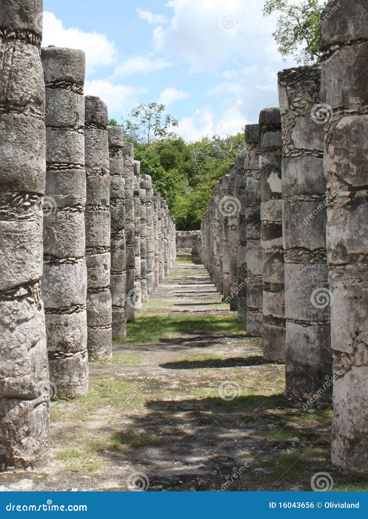 1000 Warrior Columns in Chichen-Itza Mexico Stock Photo - Image of ...