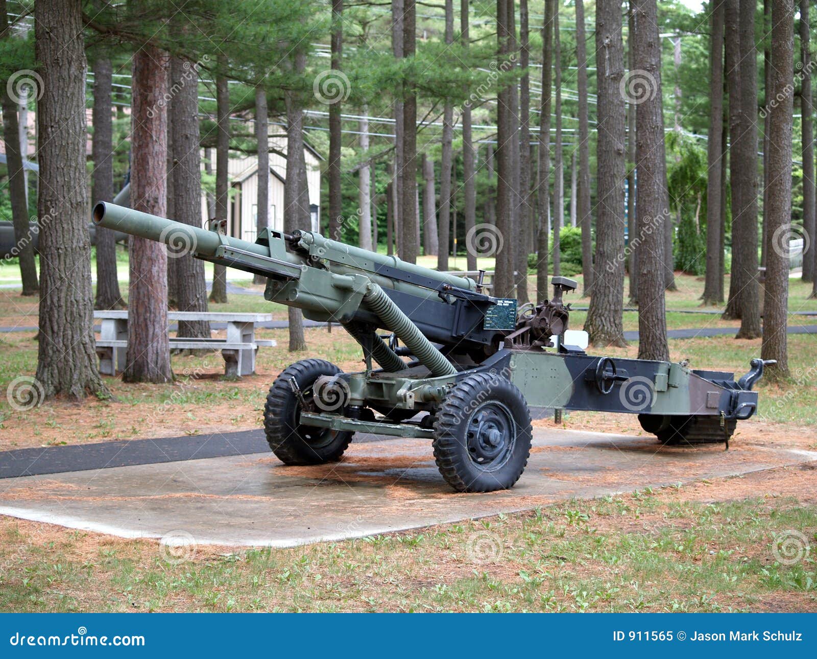 105 Mm Howitzer Artillery Royalty Free Stock Photo - Image: 911565