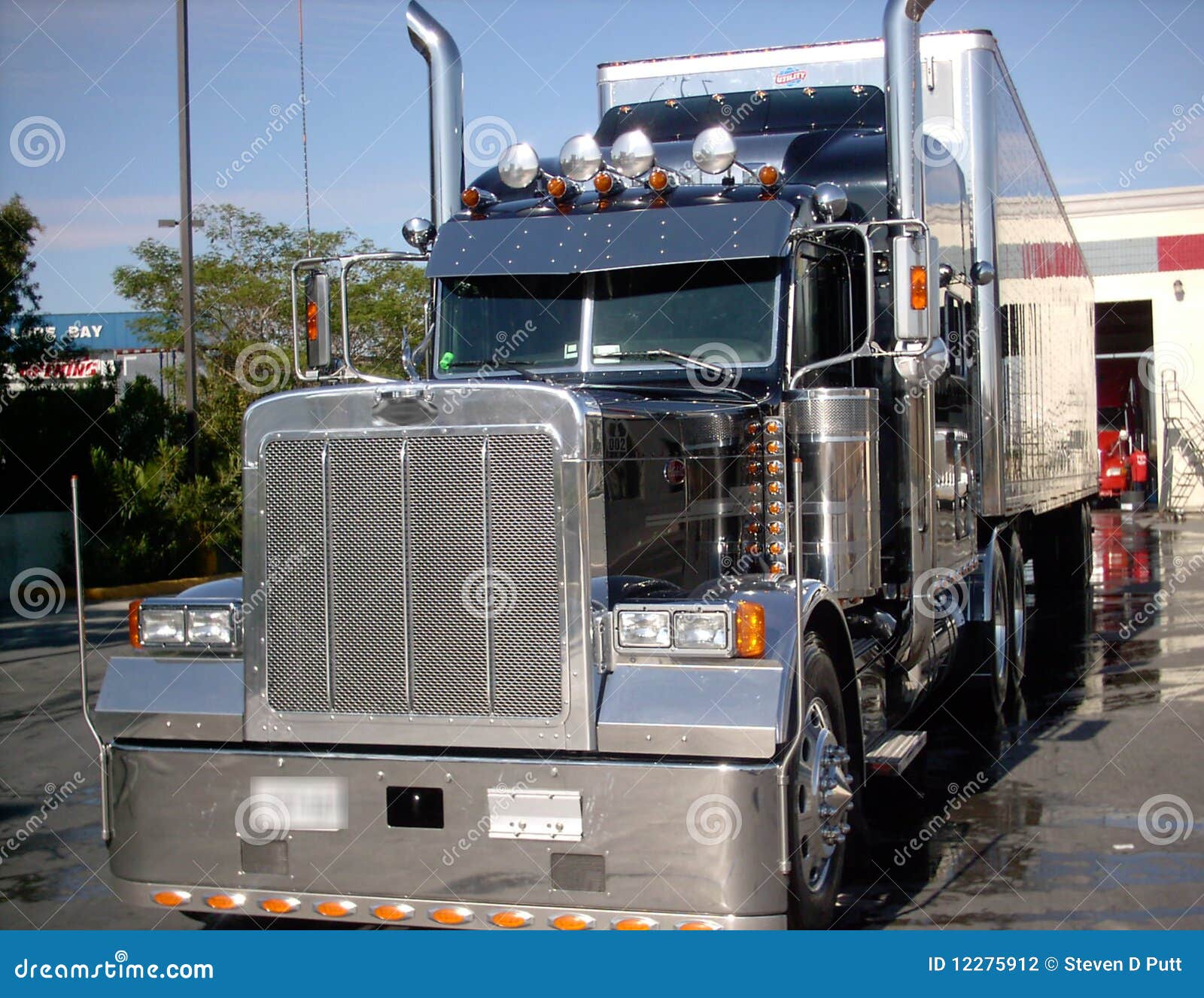 18 Wheeler Large Car stock photo. Image of running, chicken - 12275912
