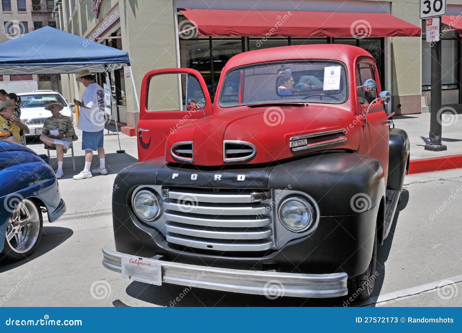 1950 Ford F-1 Truck editorial stock photo. Image of tradesman - 27572173