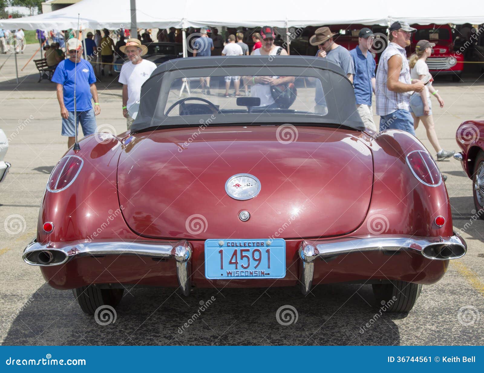 1960 Chevy Corvette Convertible Rear View Editorial Photo - Image of ...