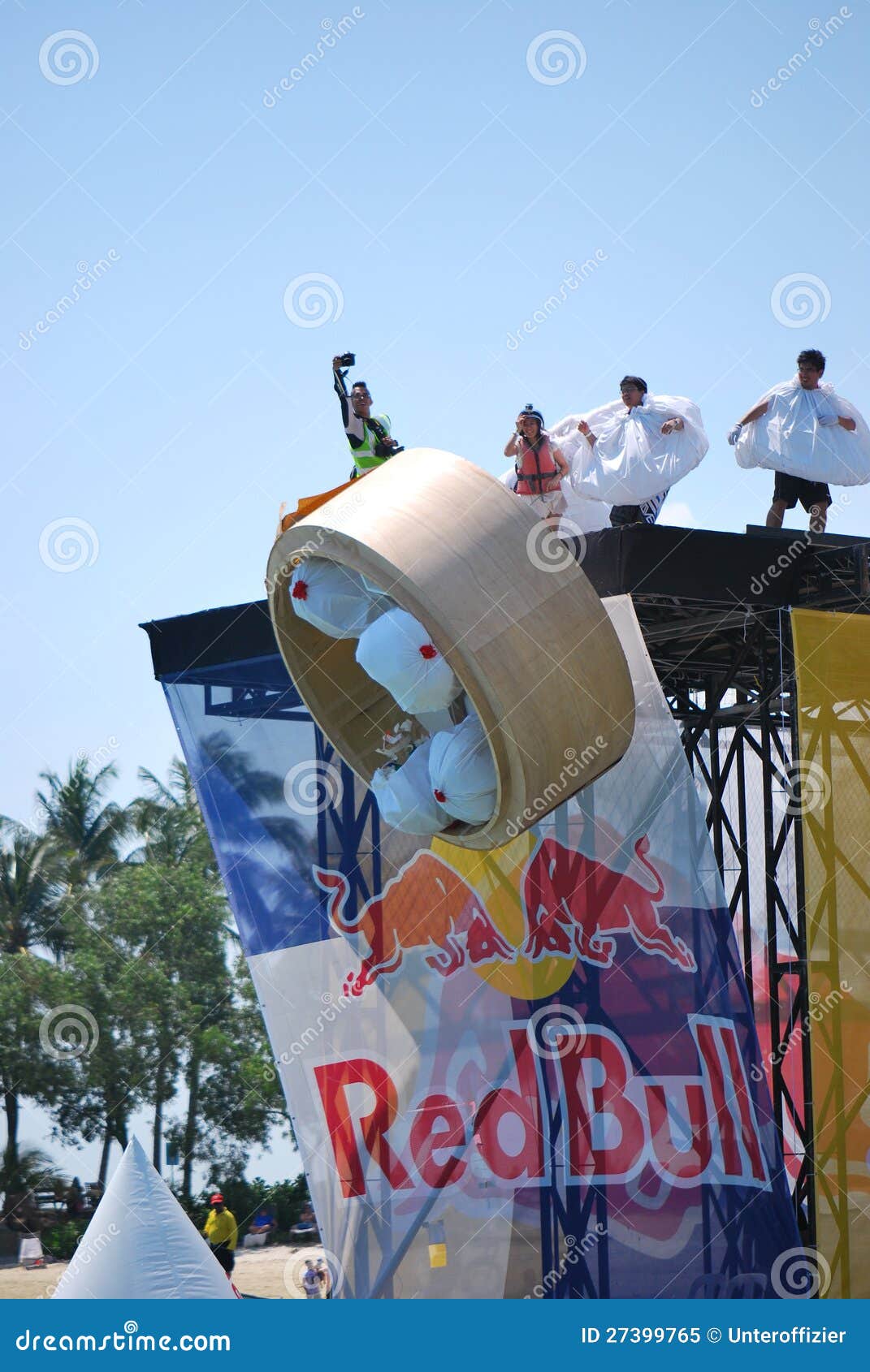 1st Red bull Flugtag 2012 editorial image. Image of stunt - 27399765