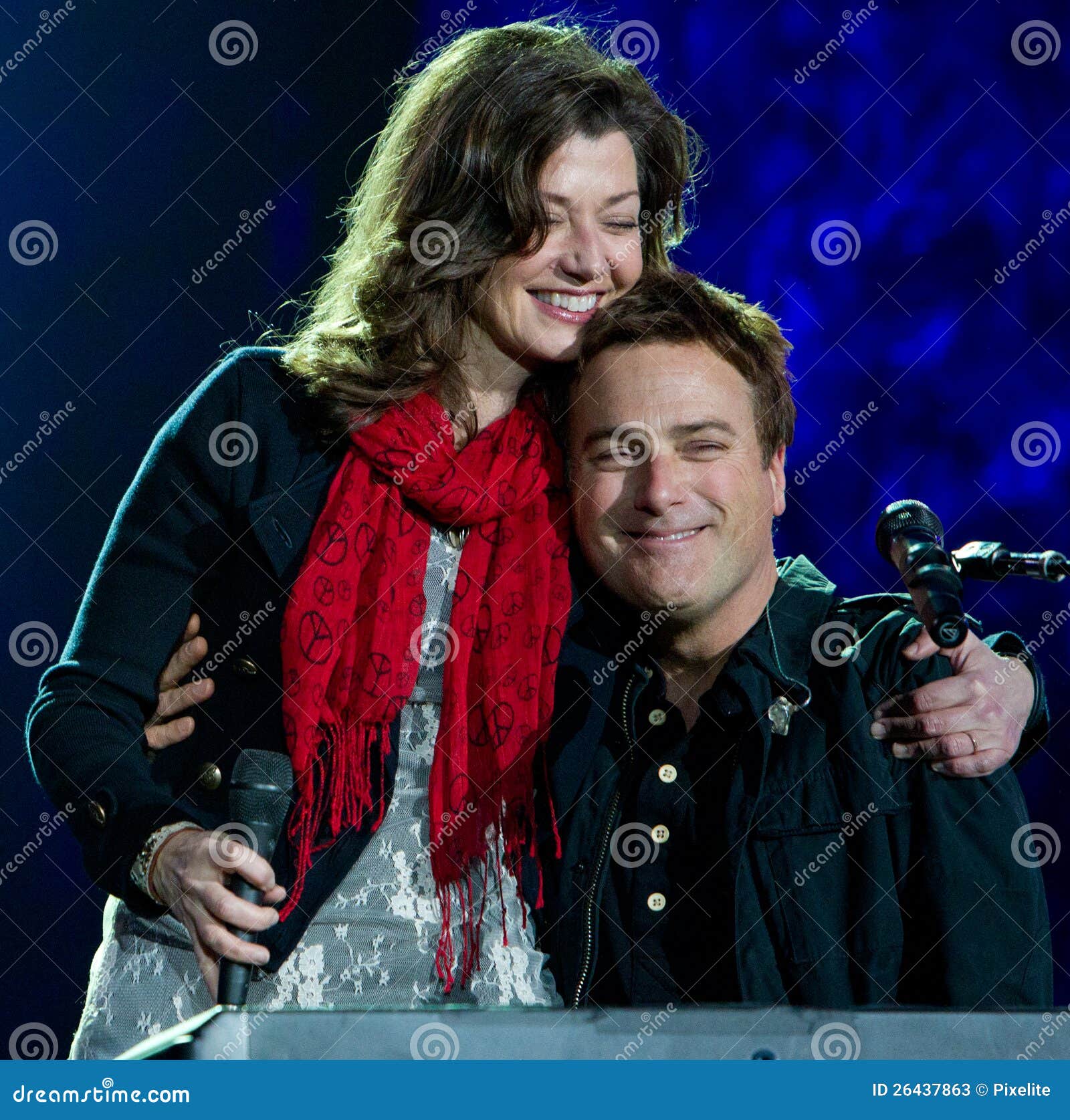 2 Friends Tour editorial stock photo. Image of music - 26437863