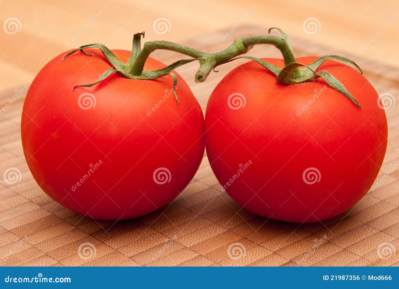 2 Tomaten 3 stock photo. Image of tomato, snack, tomatoes - 21987356