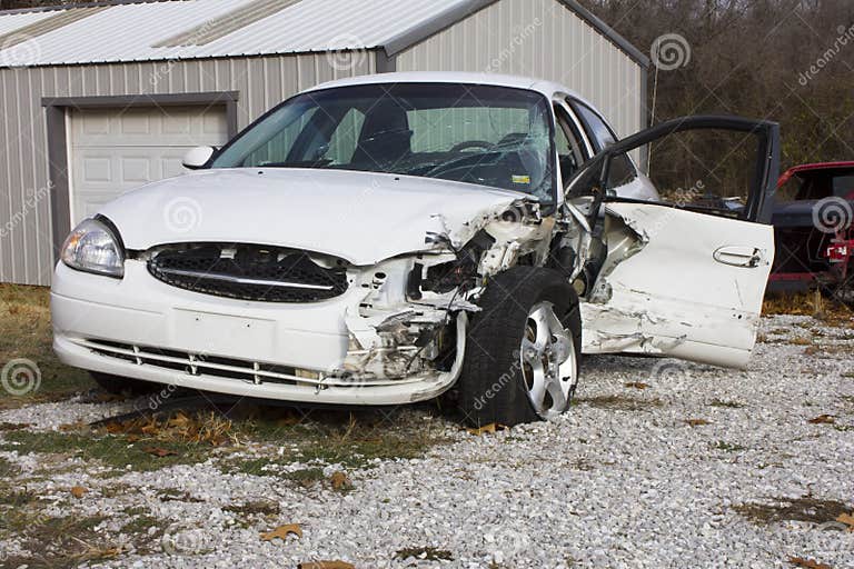 2000 Ford Taurus Wreck stock image. Image of body, crashed - 28835021