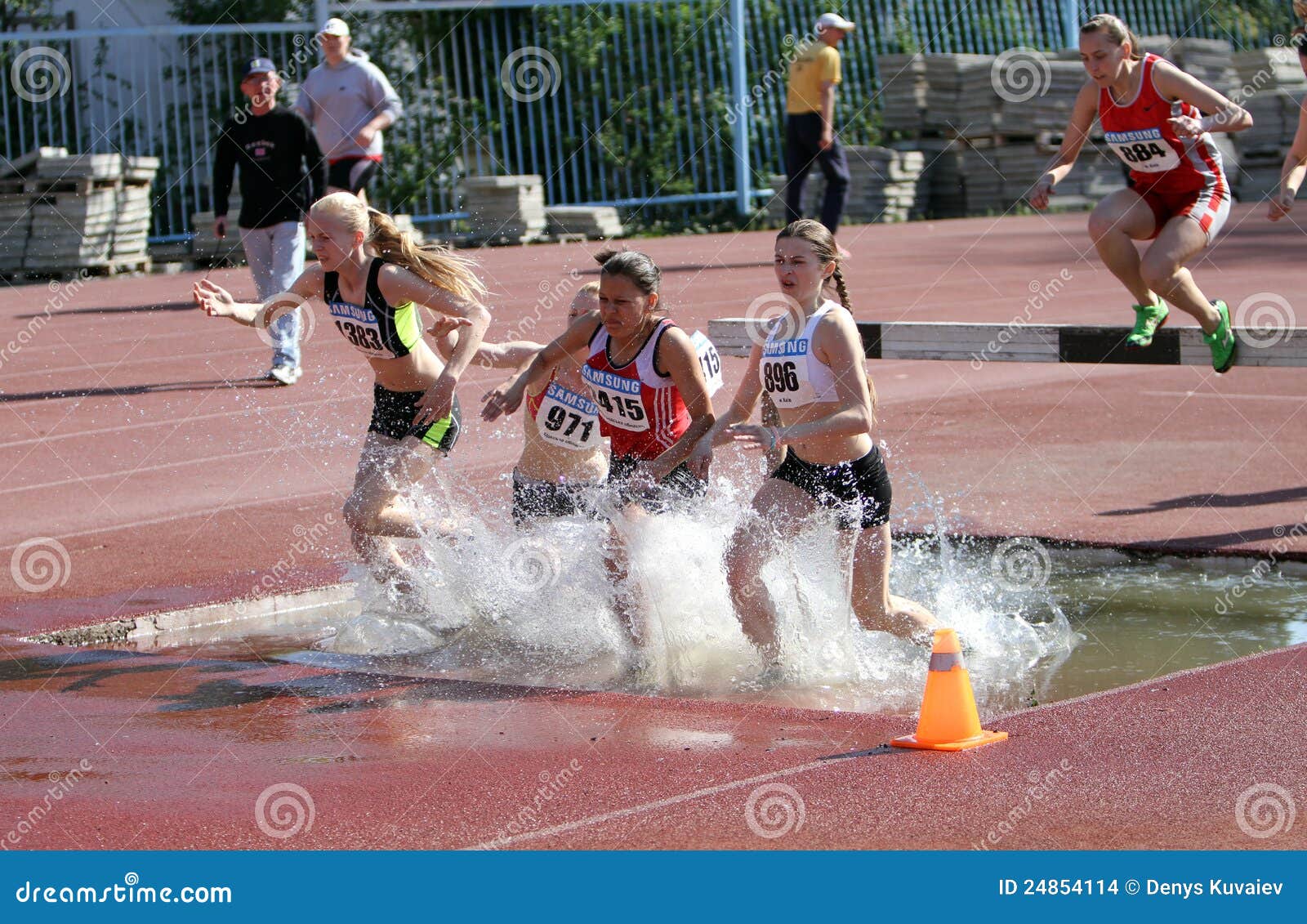 2000 Meter Steeplechase editorial stock image. Image of group - 24854114