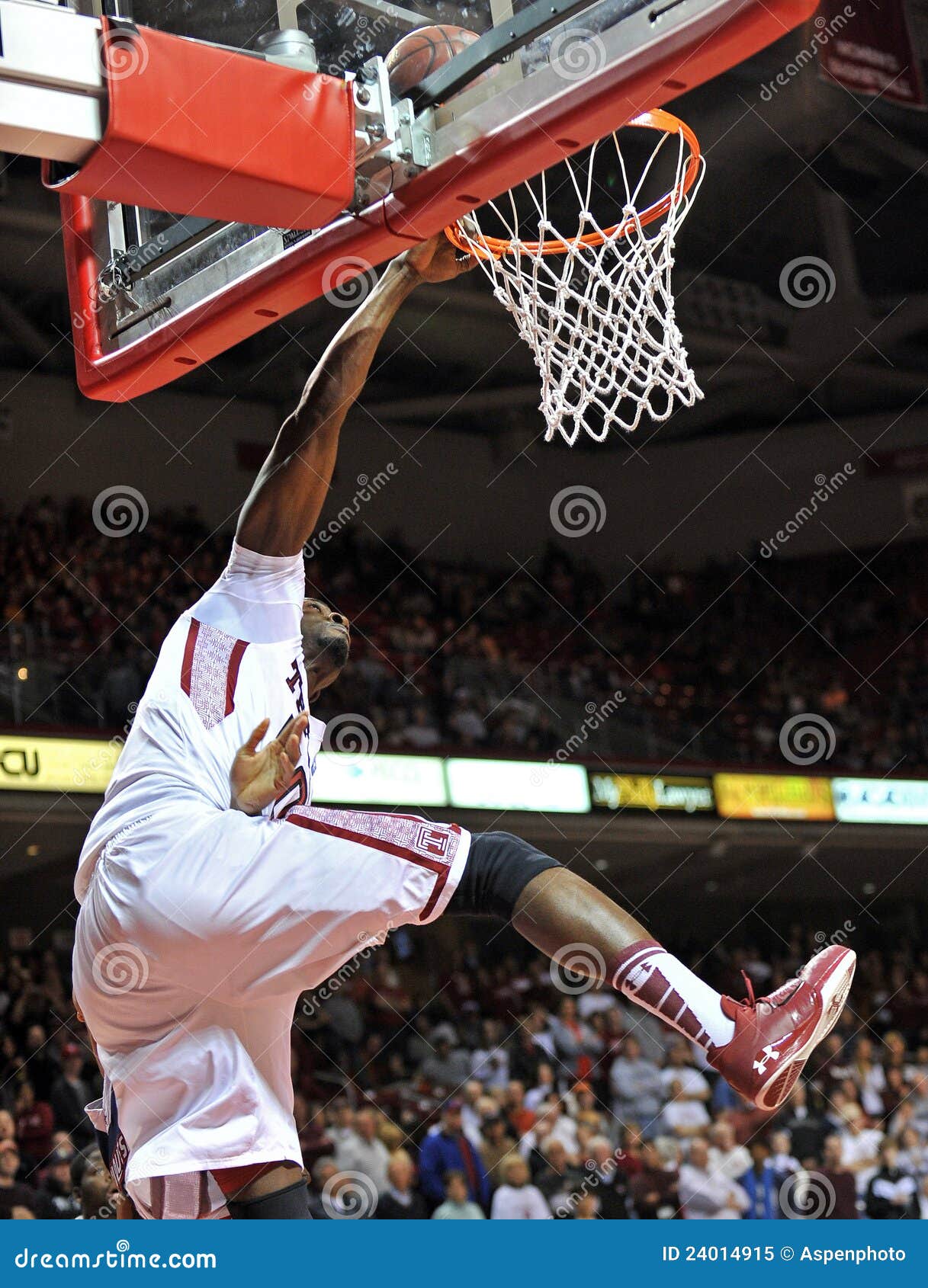 2012 Baloncesto Del NCAA - Intento De La Clavada De Golpe Imagen ...