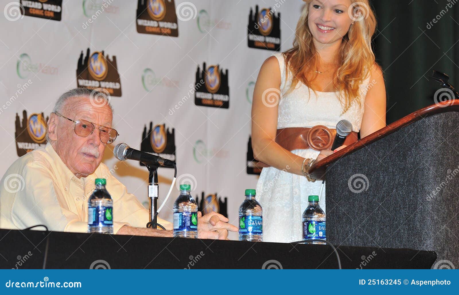 2012 Comic Con - Stan Lee editorial image. Image of question - 25163245