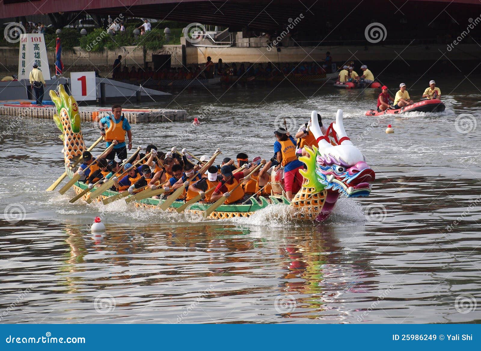 The 2012 Dragon Boat Races in Kaohsiung Editorial Stock Image - Image ...
