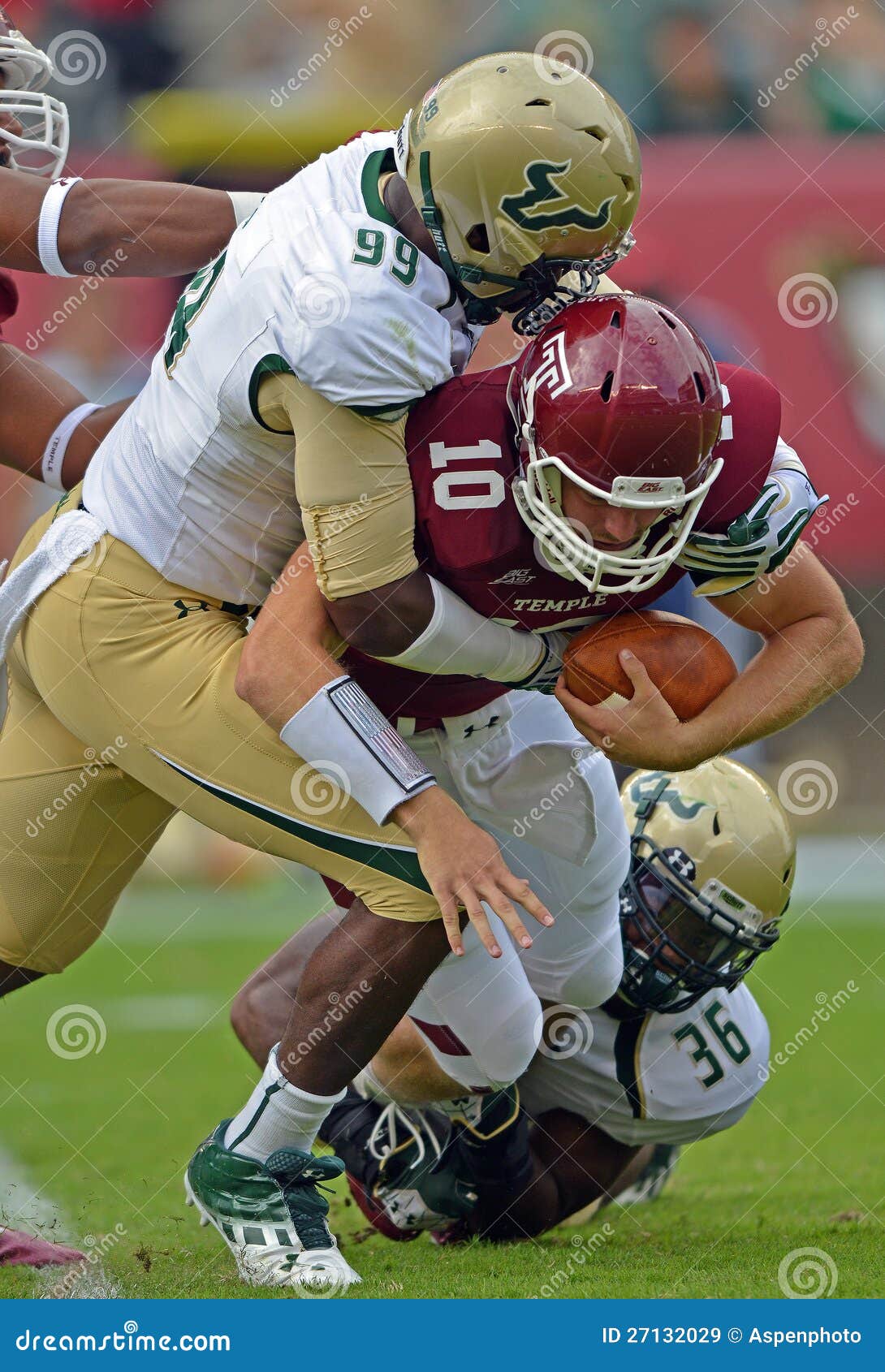2012 NCAA Football - USF @ Temple Editorial Stock Image - Image of sack ...