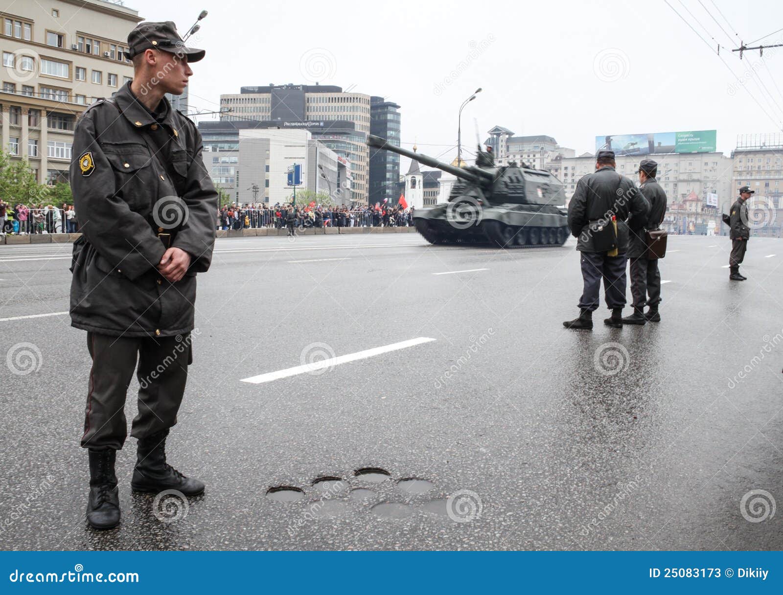 2S19 Msta-S 152mm Self-propelled Howitzer Editorial Stock Photo - Image ...