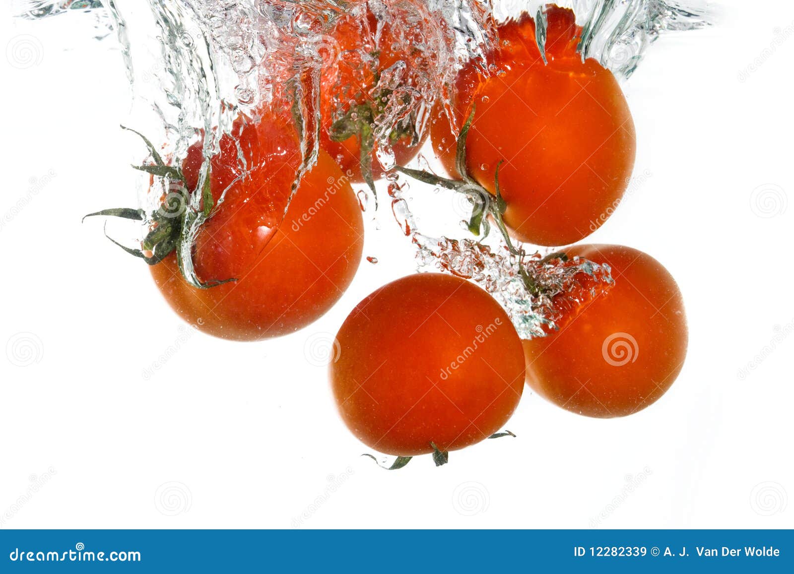 3 Tomatoes Falling in Water Stock Image - Image of macro, refreshment ...