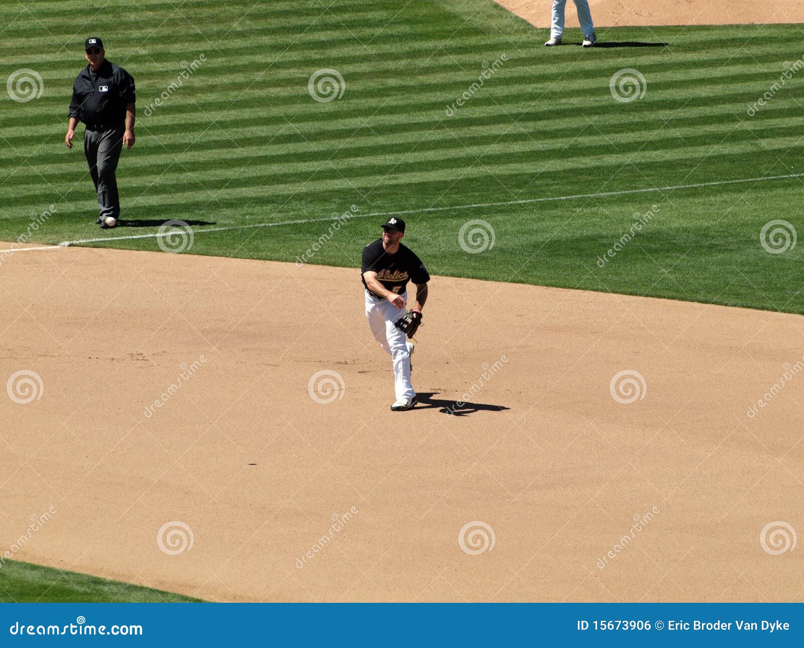 3rd Baseman Kevin Kouzmanoff Throws Hard To 1st Editorial Photo - Image ...