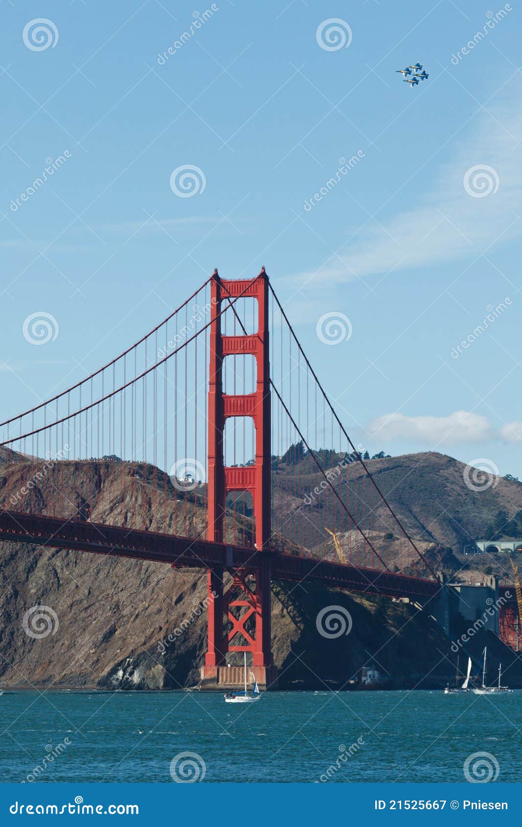 4 Jets Fly Over Golden Gate Bridge Editorial Photography - Image of ...
